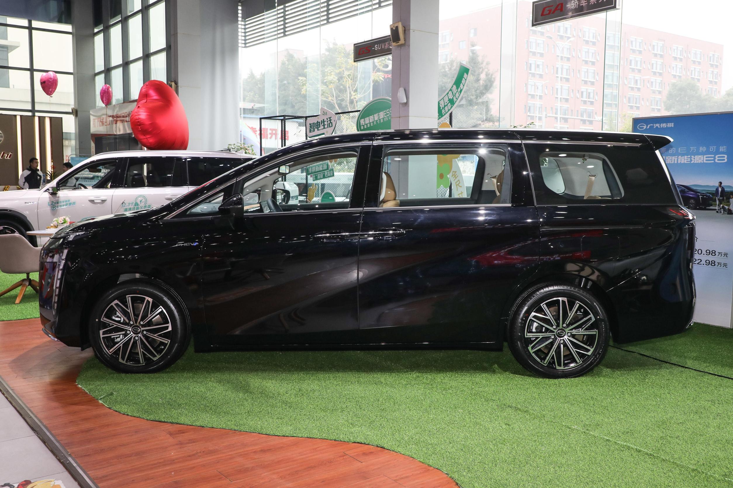 传祺E8 PHEV 2024款 2.0ATK 150km PRO版图片_广汽传祺_4/52张图片_汽车外观图库_懂车帝