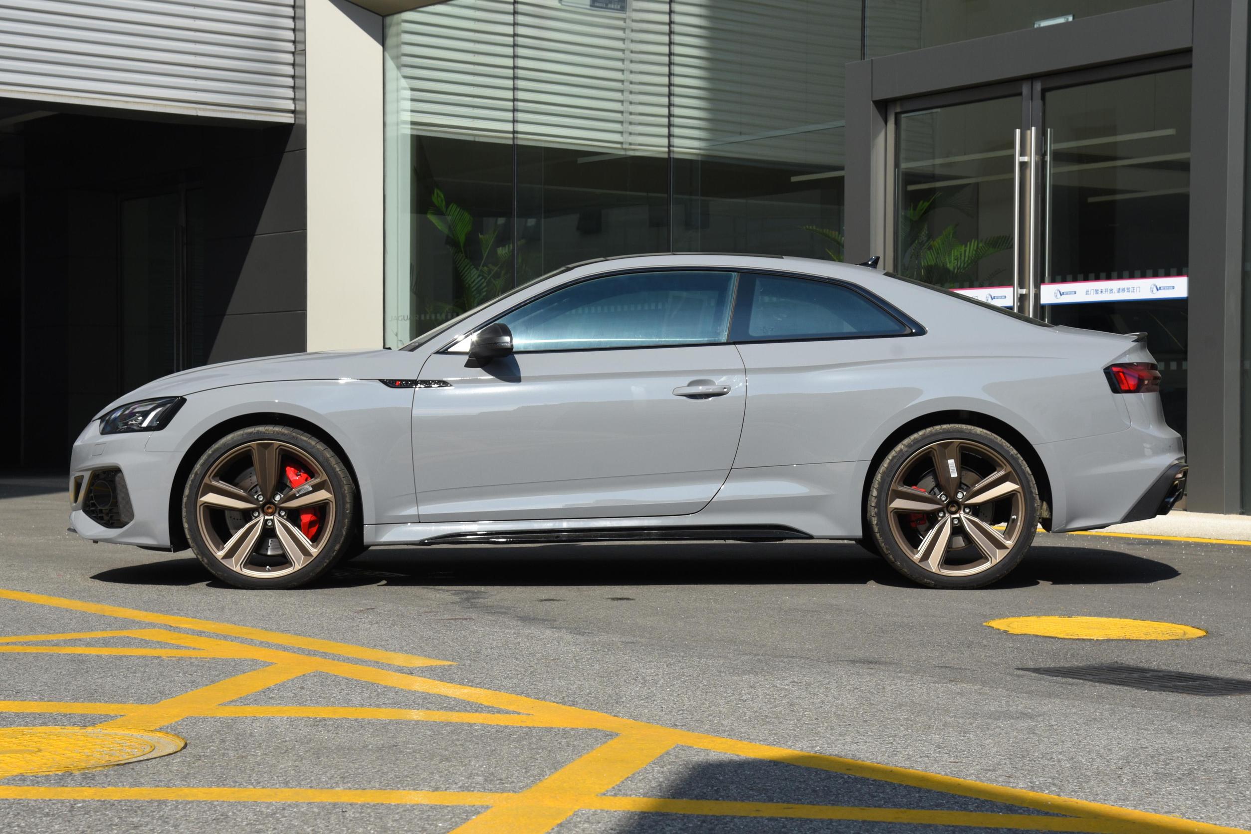 奥迪RS 5 2023款 2.9T Coupe 暗金版图片_奥迪_5/57张图片_汽车外观图库_懂车帝