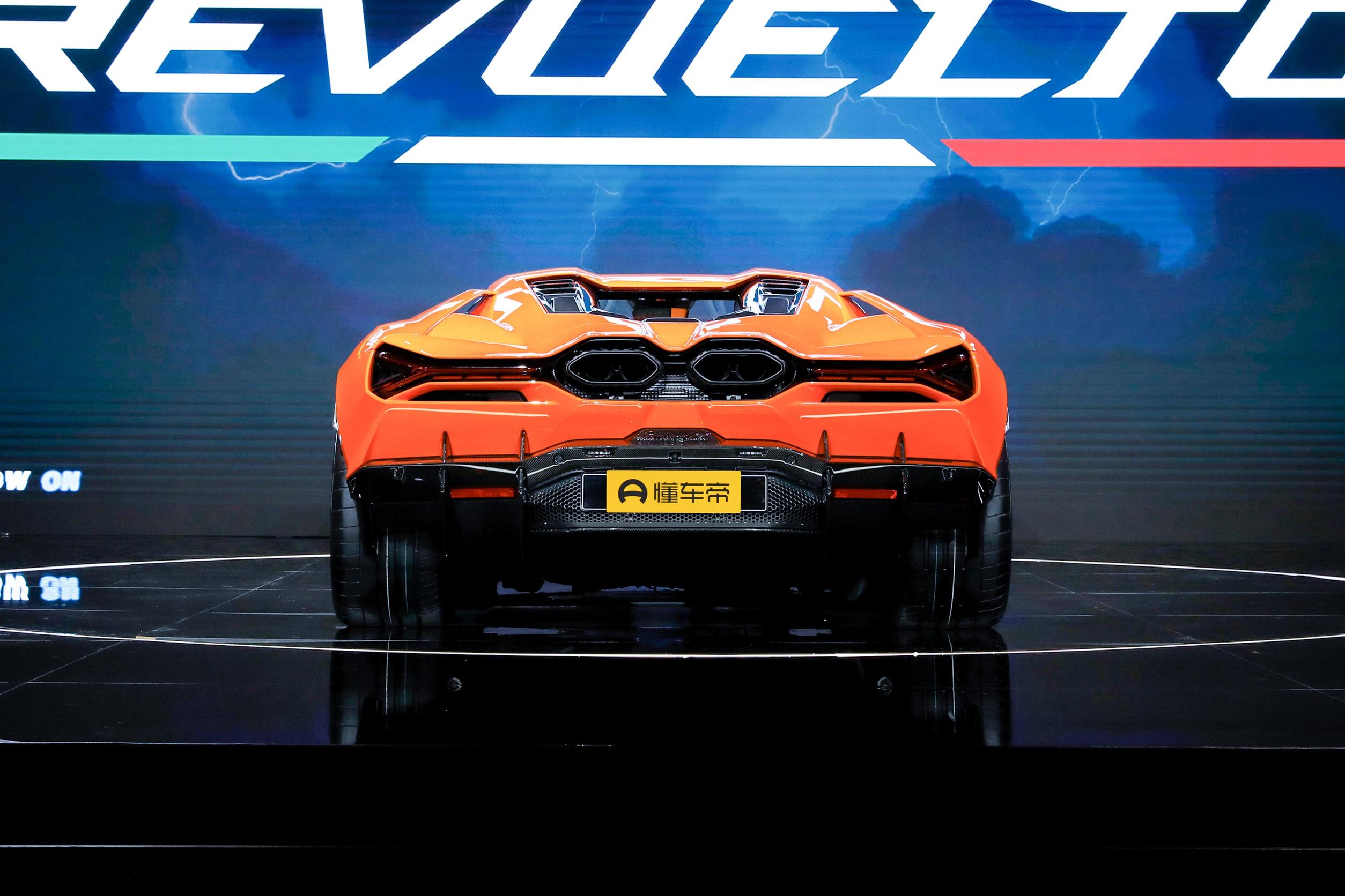 Revuelto壁纸_Revuelto_Revuelto外观图片_4/70张图片_Revuelto/整车外观图片_懂车帝