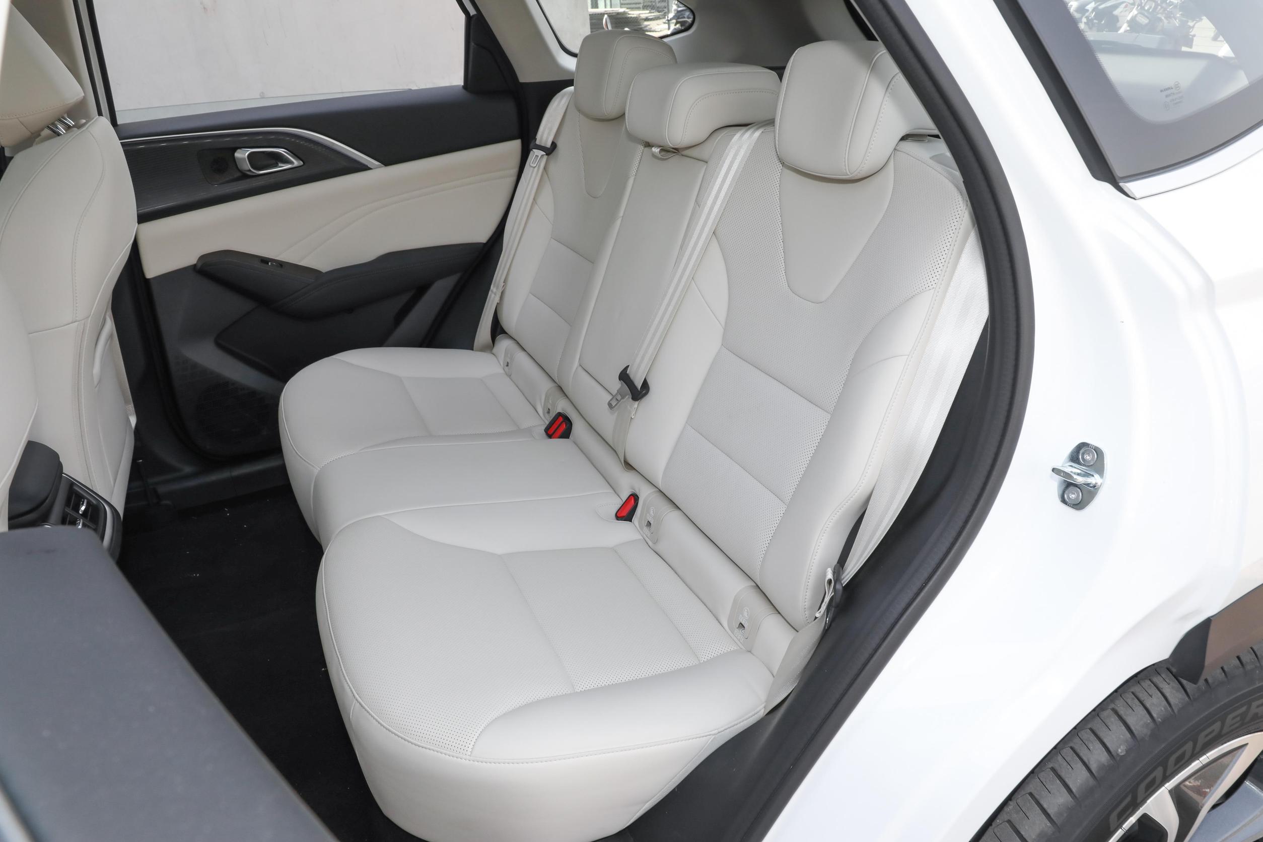 哈弗枭龙MAX 2023款 1.5L Hi4 105 四驱智能旗舰版图片_哈弗_2/190张图片_汽车空间图库_懂车帝