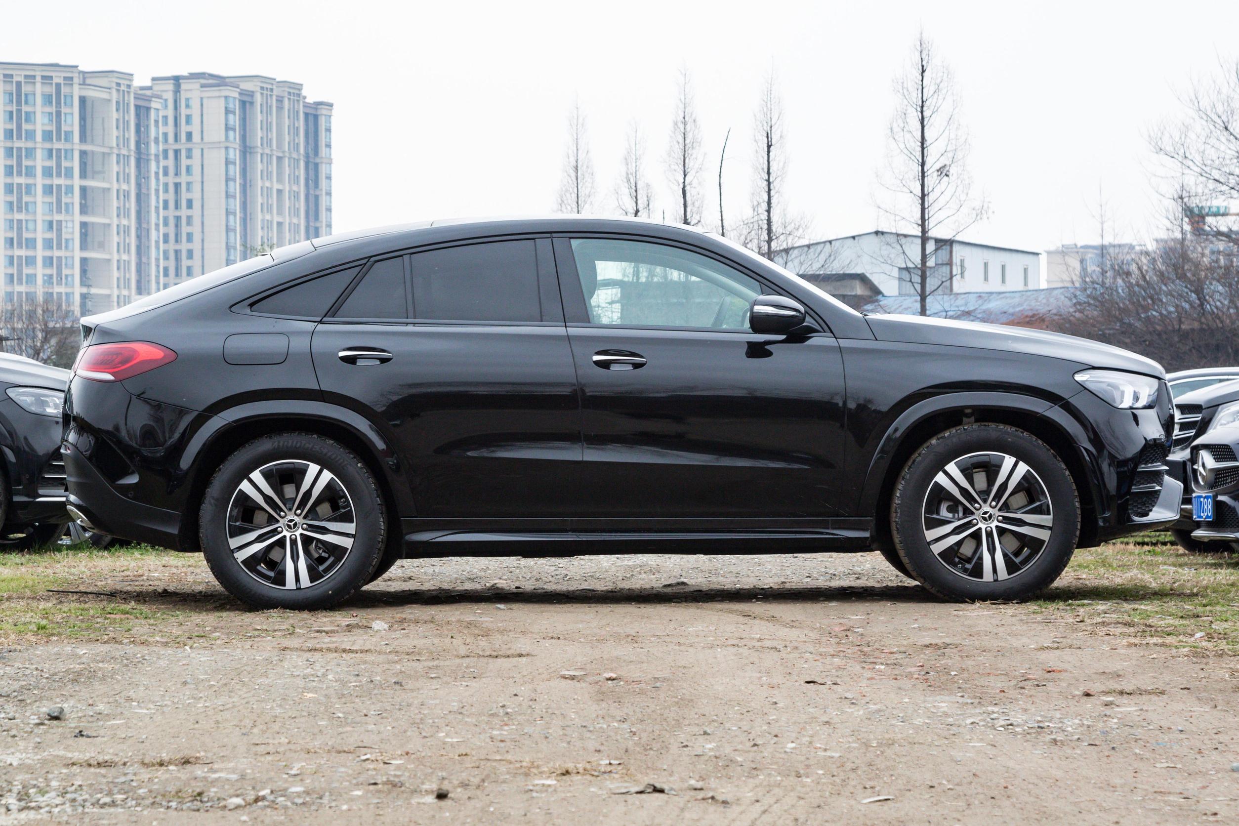奔驰GLE轿跑 PHEV 2023款 GLE 350e 4MATIC 轿跑SUV图片_奔驰_4/111张图片_汽车外观图库_懂车帝