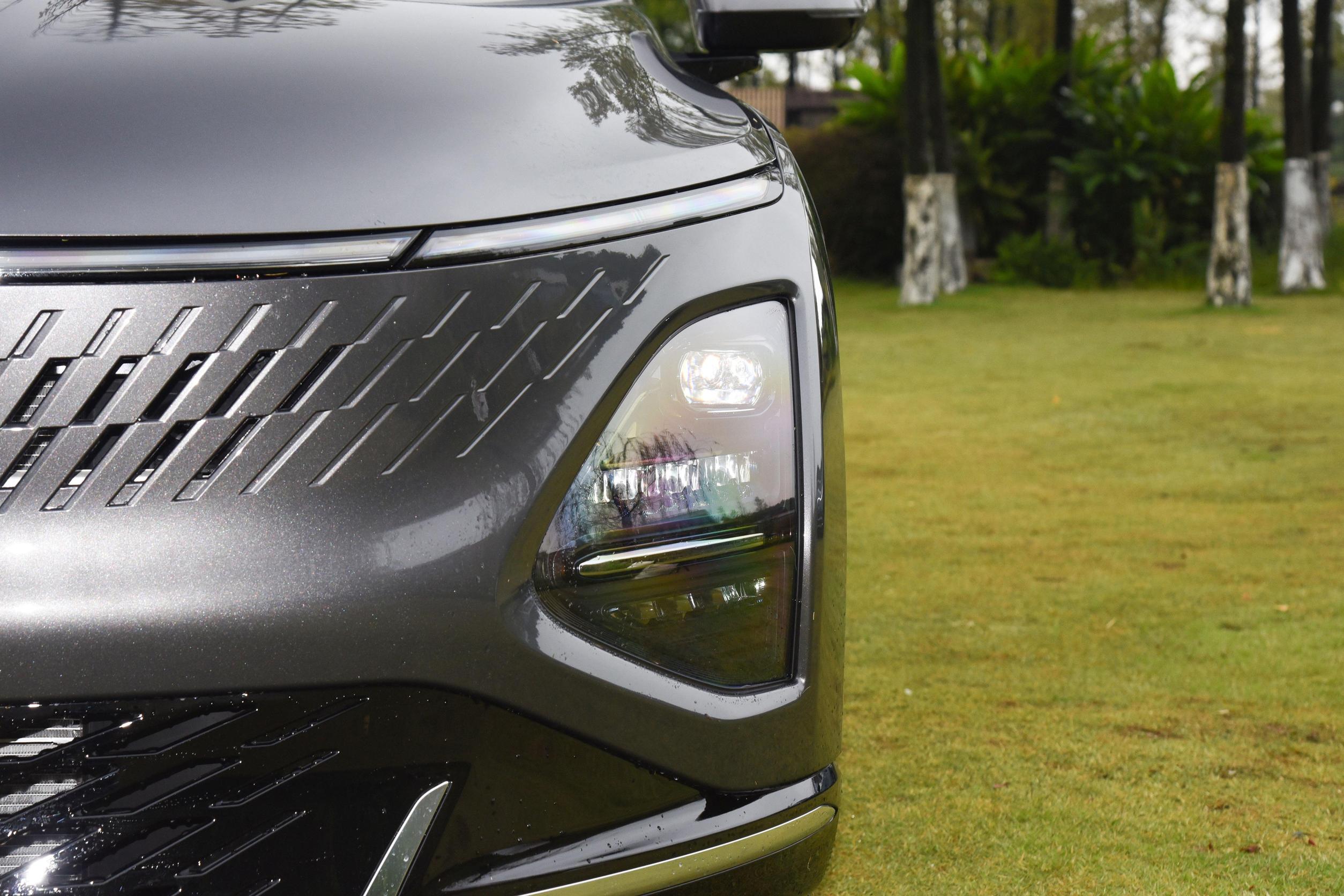 五菱星光PHEV 2023款 150 进阶版图片_五菱汽车_116/198张图片_汽车外观图库_懂车帝