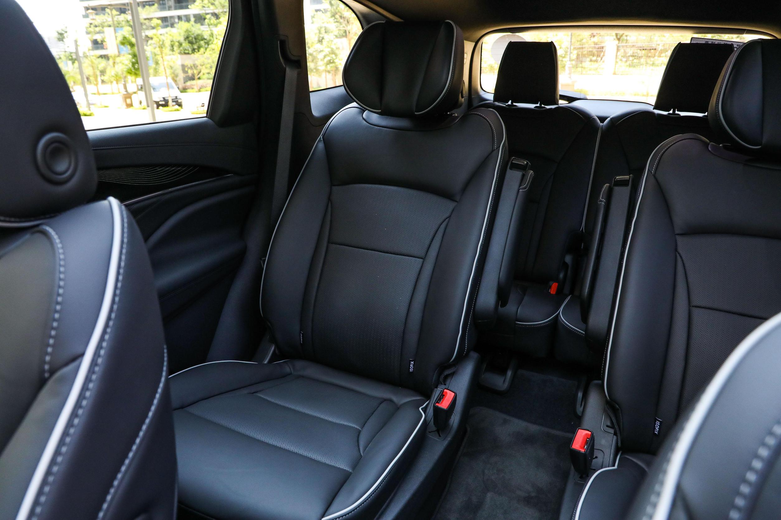 昂科旗 2022款 652T 四驱尊享旗舰型 六座图片_别克_72/79张图片_汽车空间图库_懂车帝