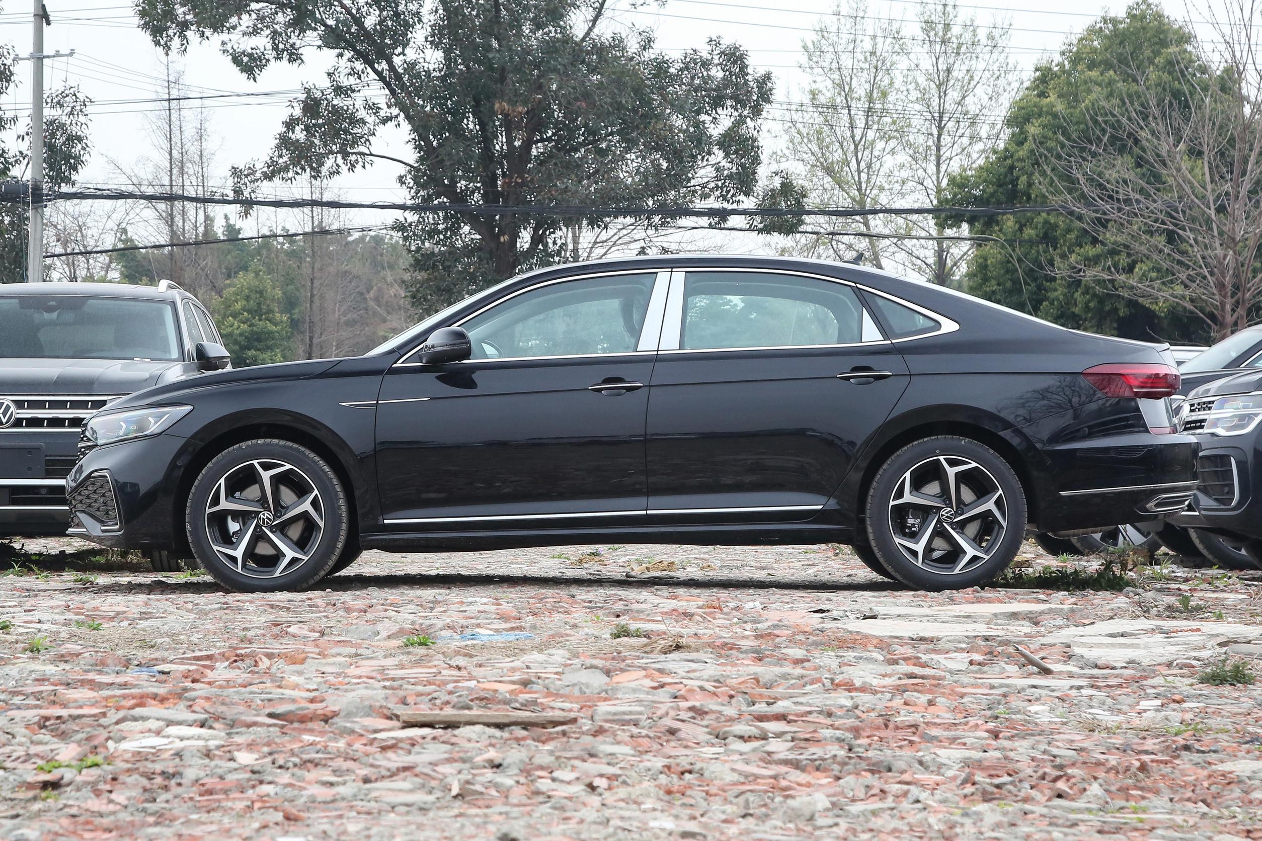 帕萨特 2024款 出众款 380TSI 星空龙耀版图片_大众_26/58张图片_汽车外观图库_懂车帝