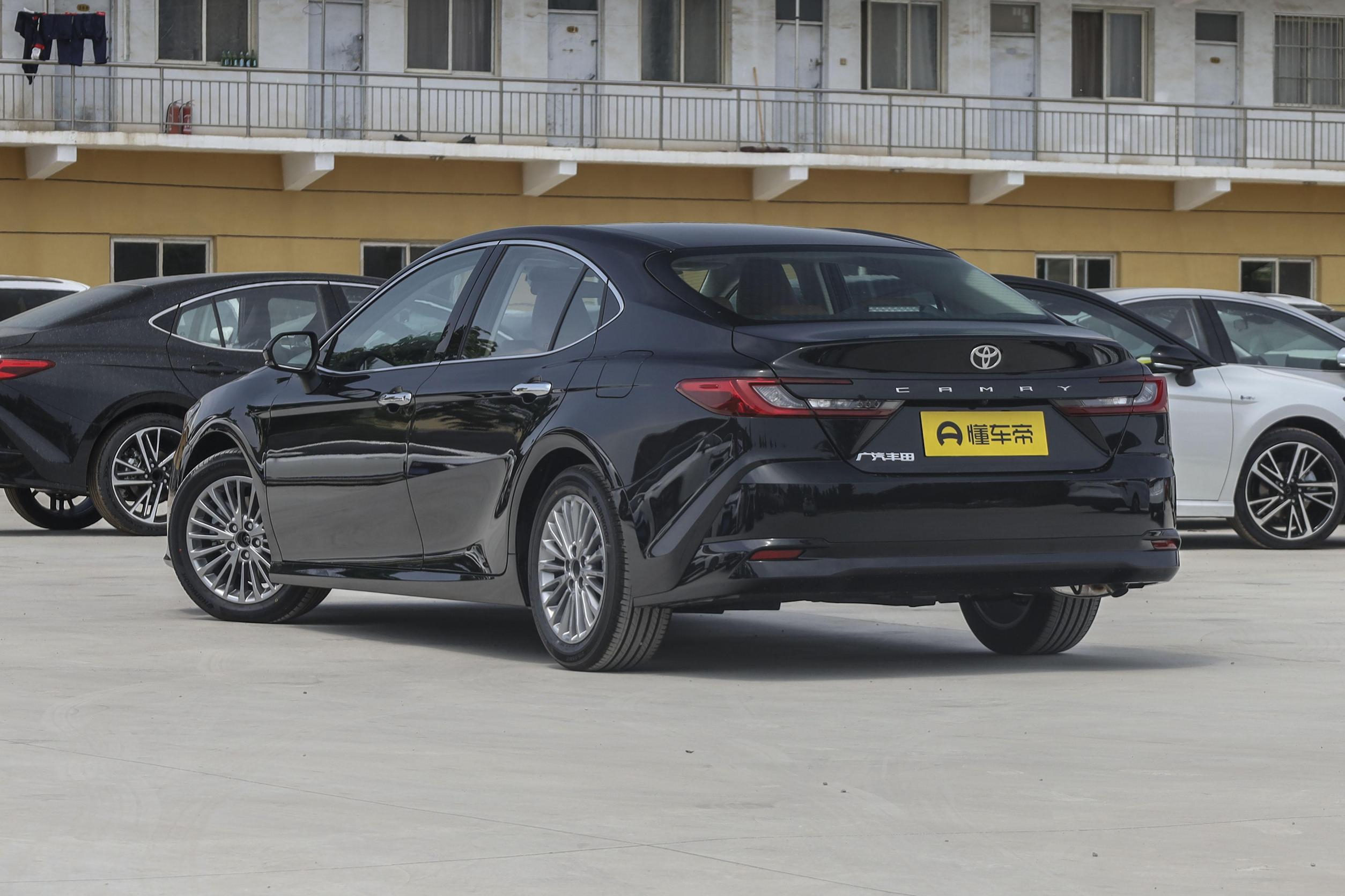 凯美瑞 2024款 2.0GVP 豪华版图片_丰田_1/207张图片_汽车外观图库_懂车帝