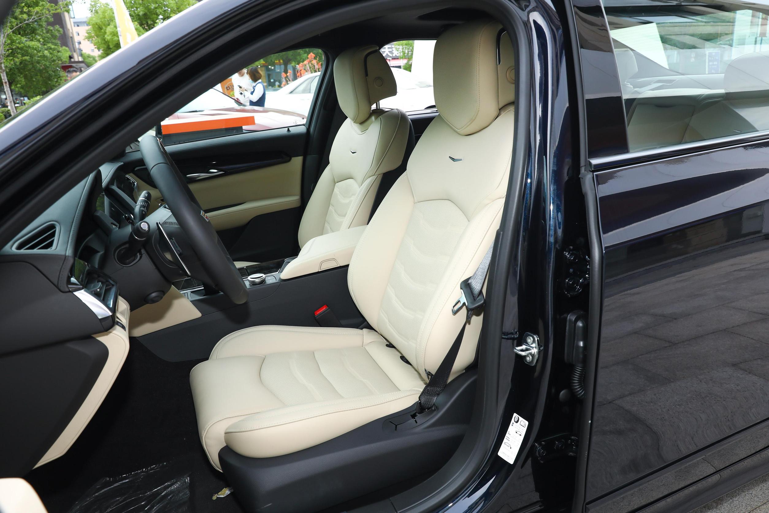 凯迪拉克CT6 2022款 28T 120周年限量版图片_凯迪拉克_2/110张图片_汽车空间图库_懂车帝