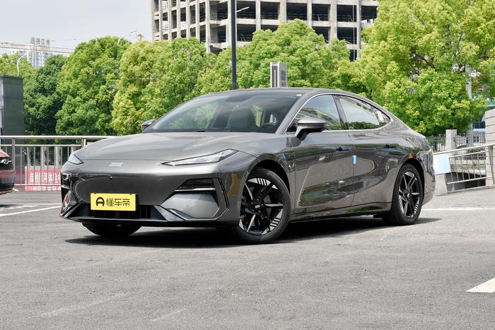 银河E82024款 550km 两驱龙腾版_银河E8_懂车帝