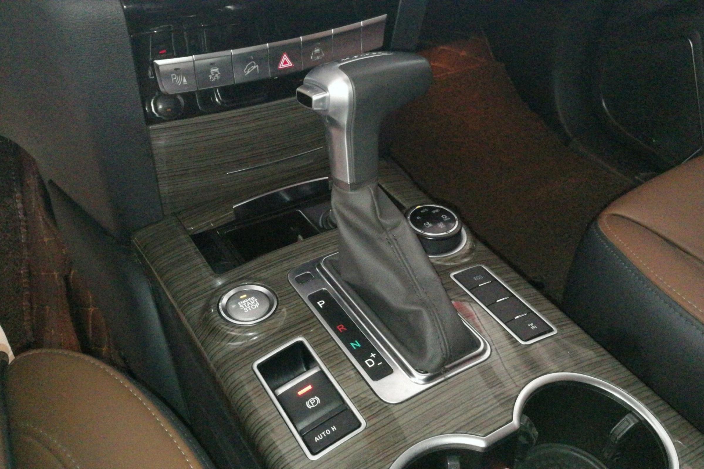 哈弗H9 2016款 2.0T 四驱尊贵型 7座图片_哈弗_5/8张图片_汽车内饰图库_懂车帝