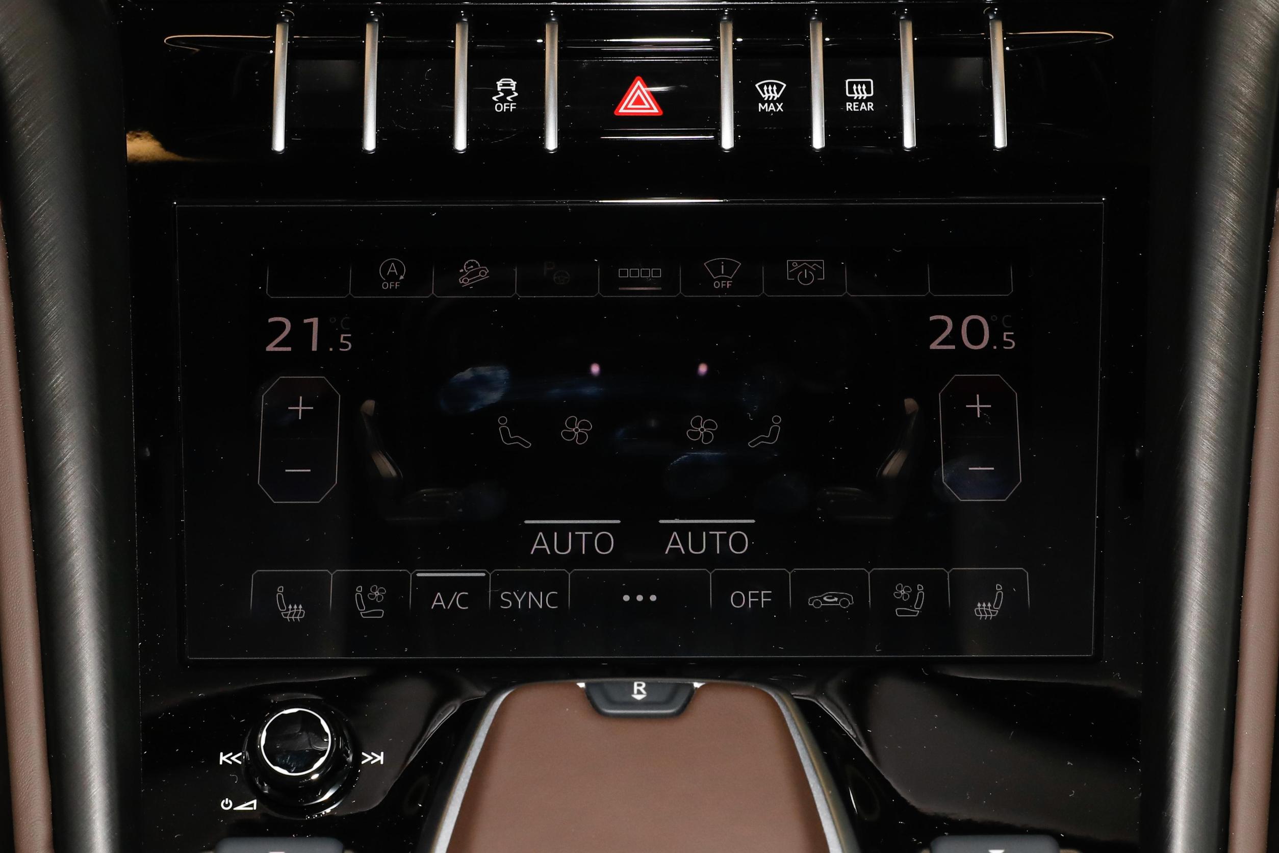 Urus 2023款 4.0T V8 S图片_兰博基尼_15/35张图片_汽车内饰图库_懂车帝