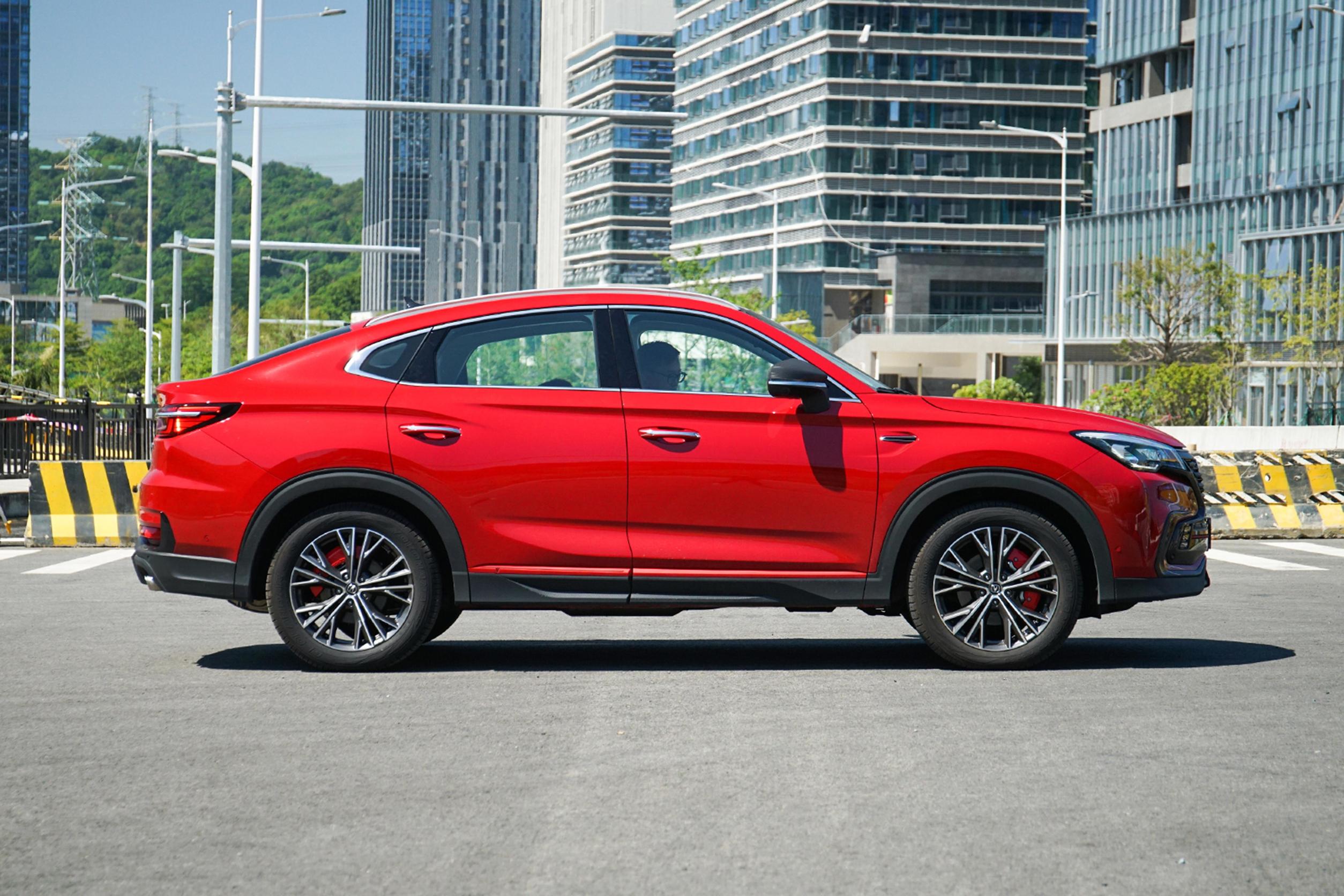 长安CS85 COUPE 2023款 2.0T 自动旗舰型图片_长安_1/138张图片_汽车外观图库_懂车帝