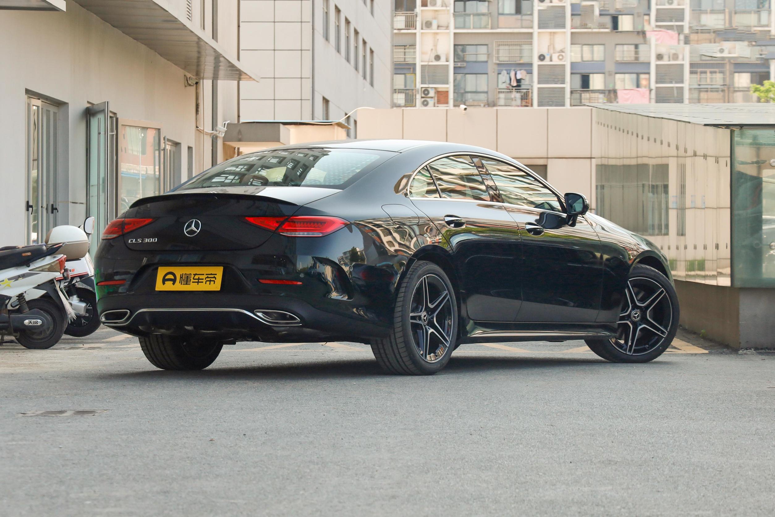 奔驰CLS 2023款 改款 CLS 300 豪华型图片_奔驰_2/80张图片_汽车外观图库_懂车帝