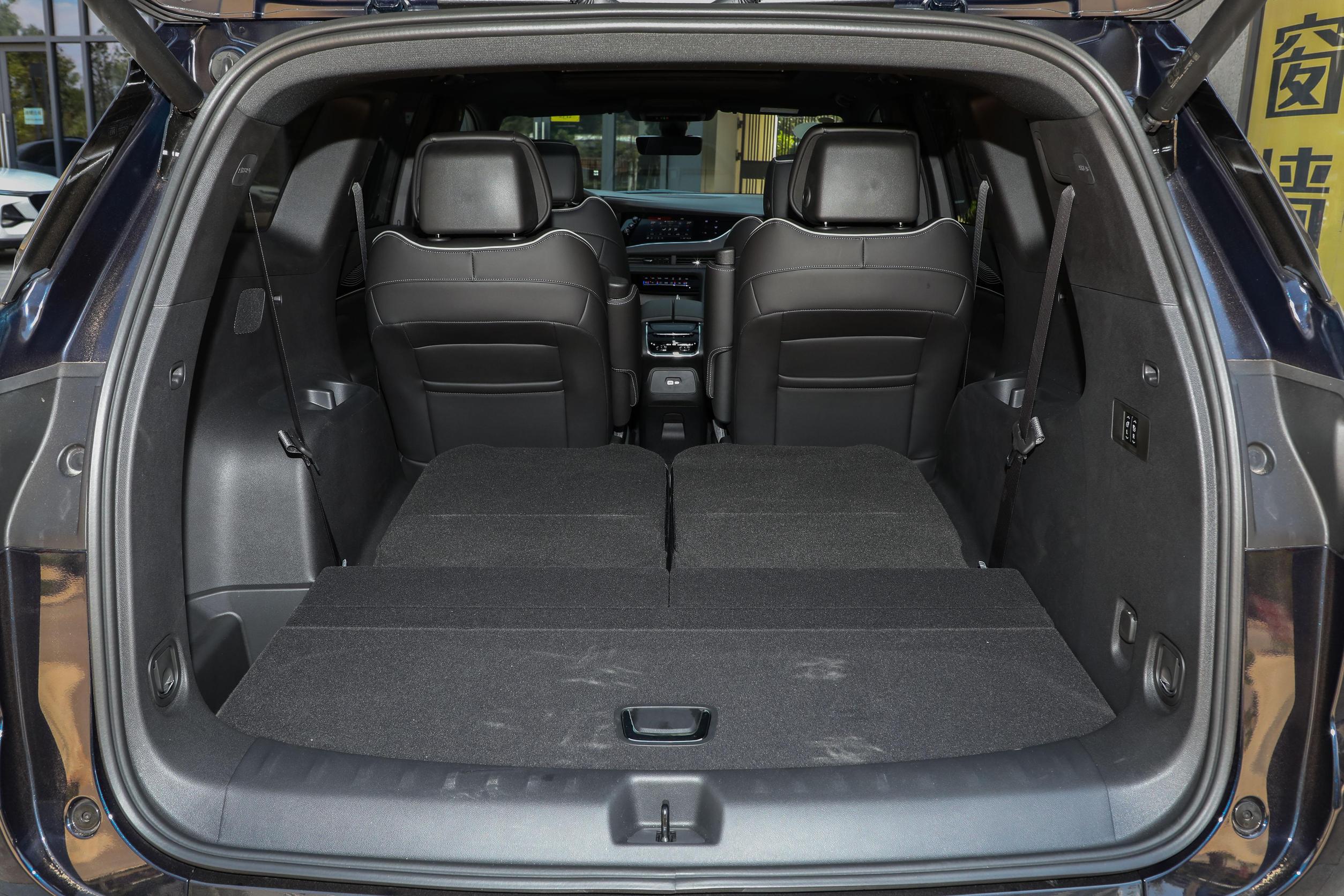 昂科旗 2022款 652T 四驱尊享旗舰型 六座图片_别克_31/79张图片_汽车空间图库_懂车帝