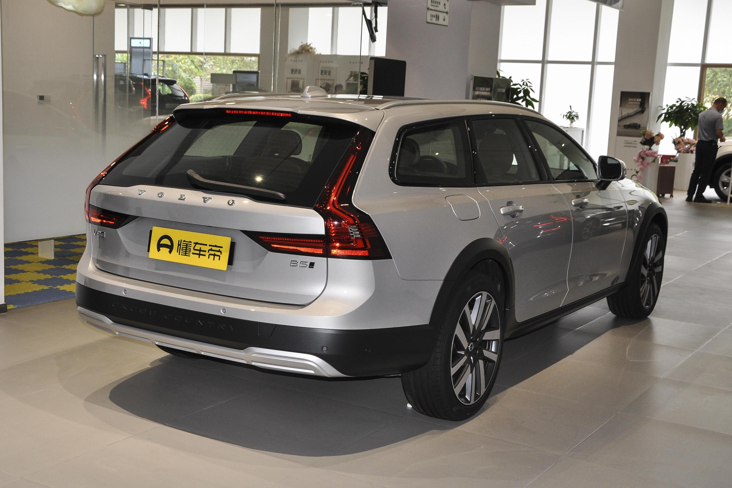 沃尔沃V90壁纸_沃尔沃V90_沃尔沃V90外观图片_1/1284张图片_沃尔沃V90星耀沙/整车外观图片_懂车帝