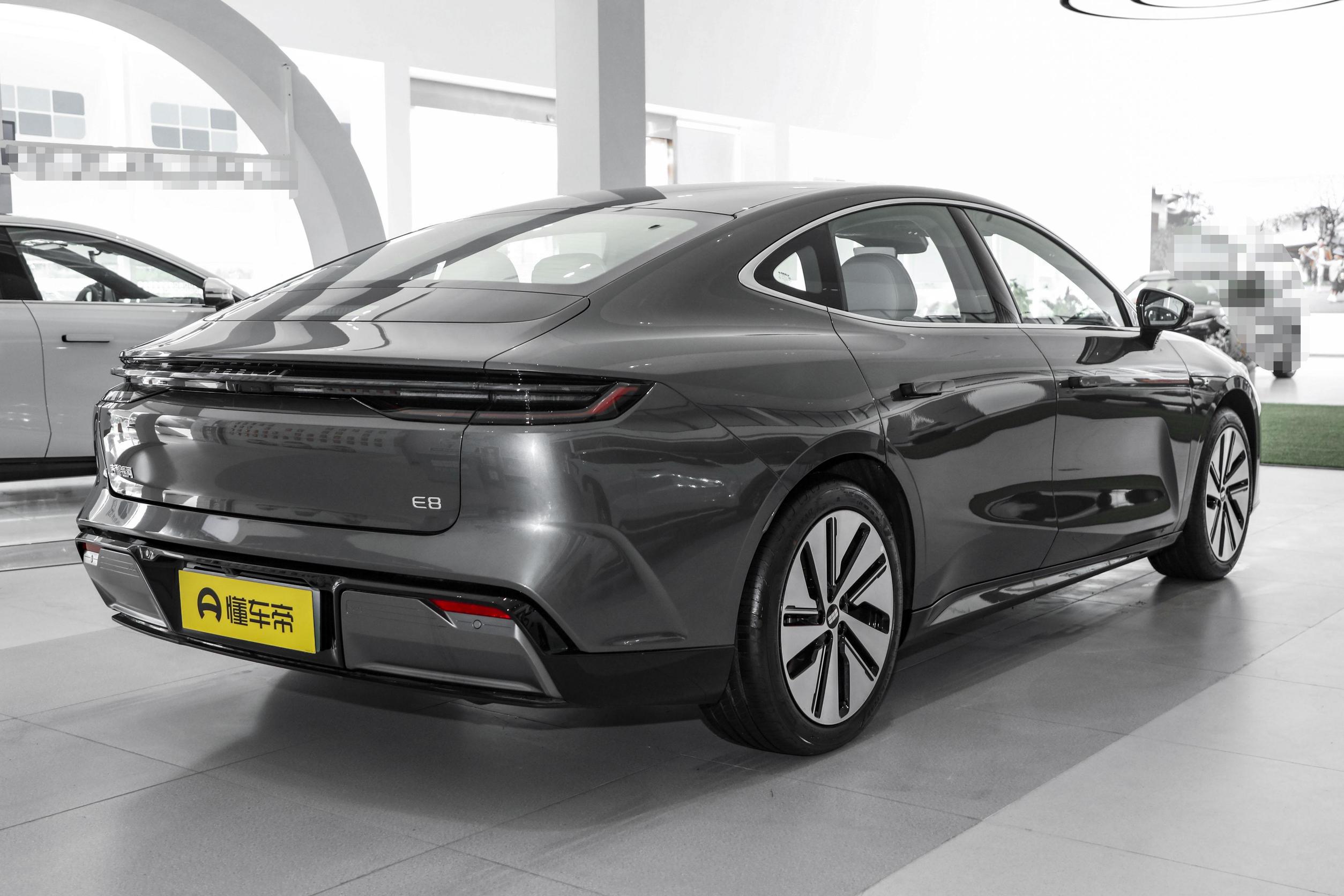 银河E8 2024款 550km MAX图片_吉利银河_6/247张图片_汽车外观图库_懂车帝