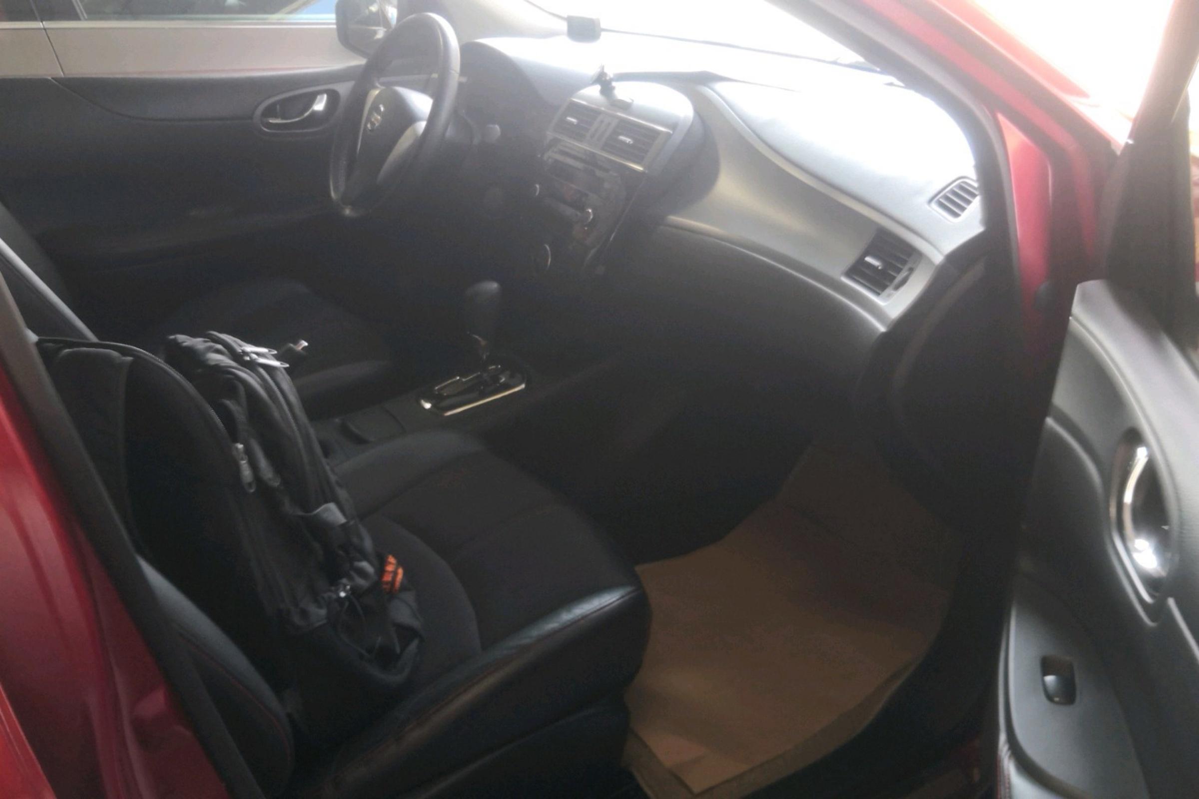 骐达TIIDA 2012款 1.6T GTS极速限量版图片_日产_3/8张图片_汽车内饰图库_懂车帝