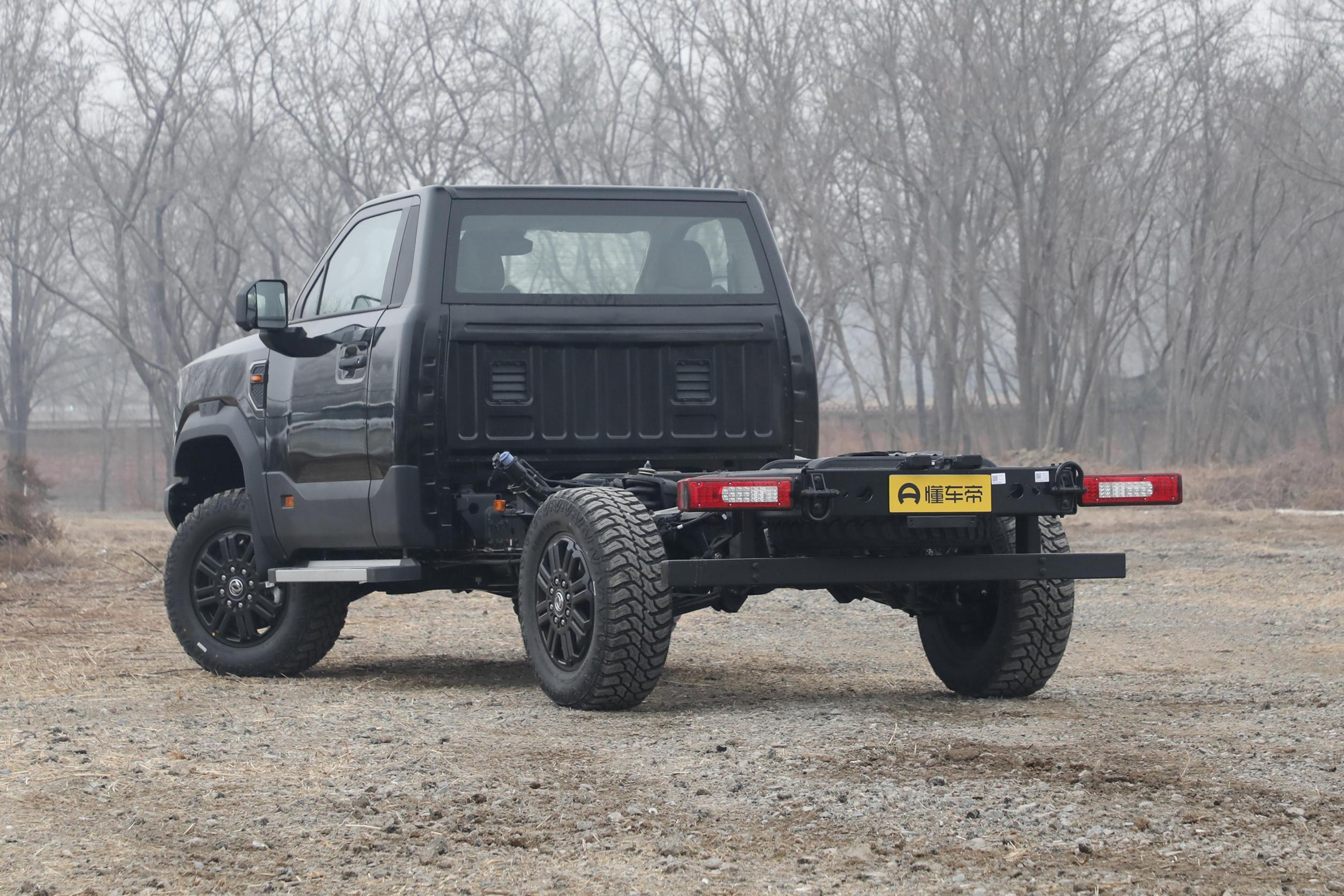 猛士MS600 2023款 6.7T 柴油单排底盘旗舰版图片_东风_14/80张图片_汽车外观图库_懂车帝