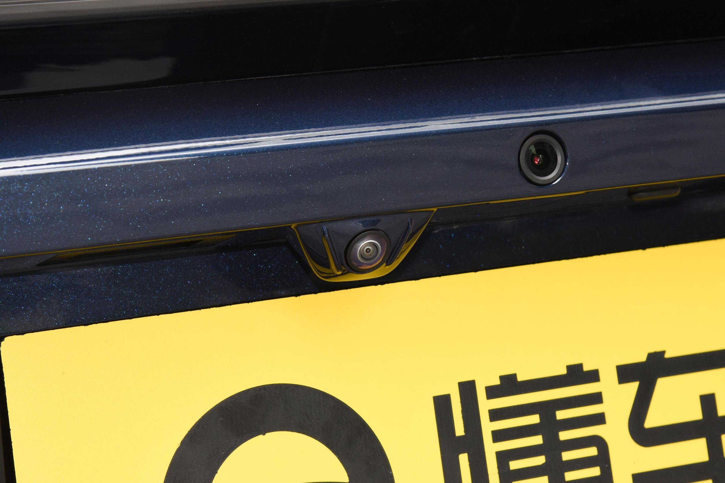 深蓝SL03壁纸_深蓝SL03_深蓝SL03外观图片_2/585张图片_深蓝SL03天河蓝/整车外观图片_懂车帝