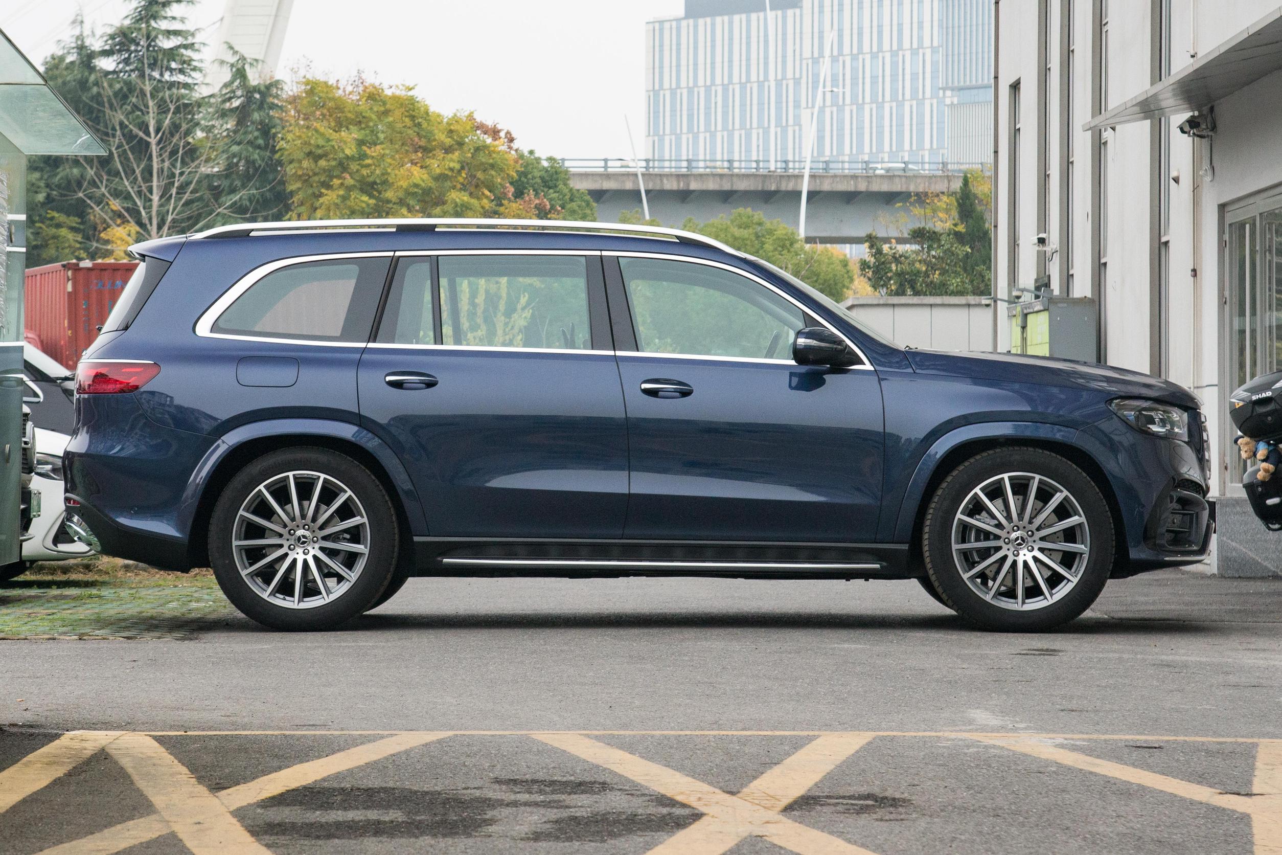 奔驰GLS 2024款 GLS 450 4MATIC 豪华型图片_奔驰_1/103张图片_汽车外观图库_懂车帝