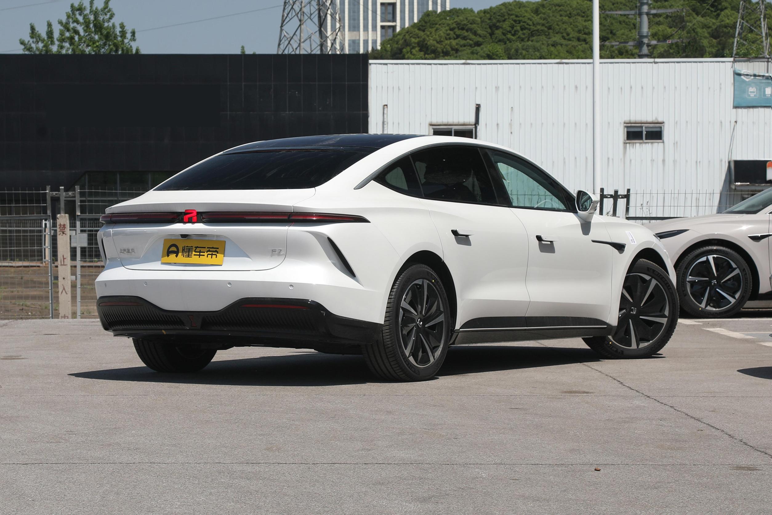 飞凡F7壁纸_飞凡F7_飞凡F7外观图片_9/376张图片_飞凡F7云舒白/整车外观图片_懂车帝