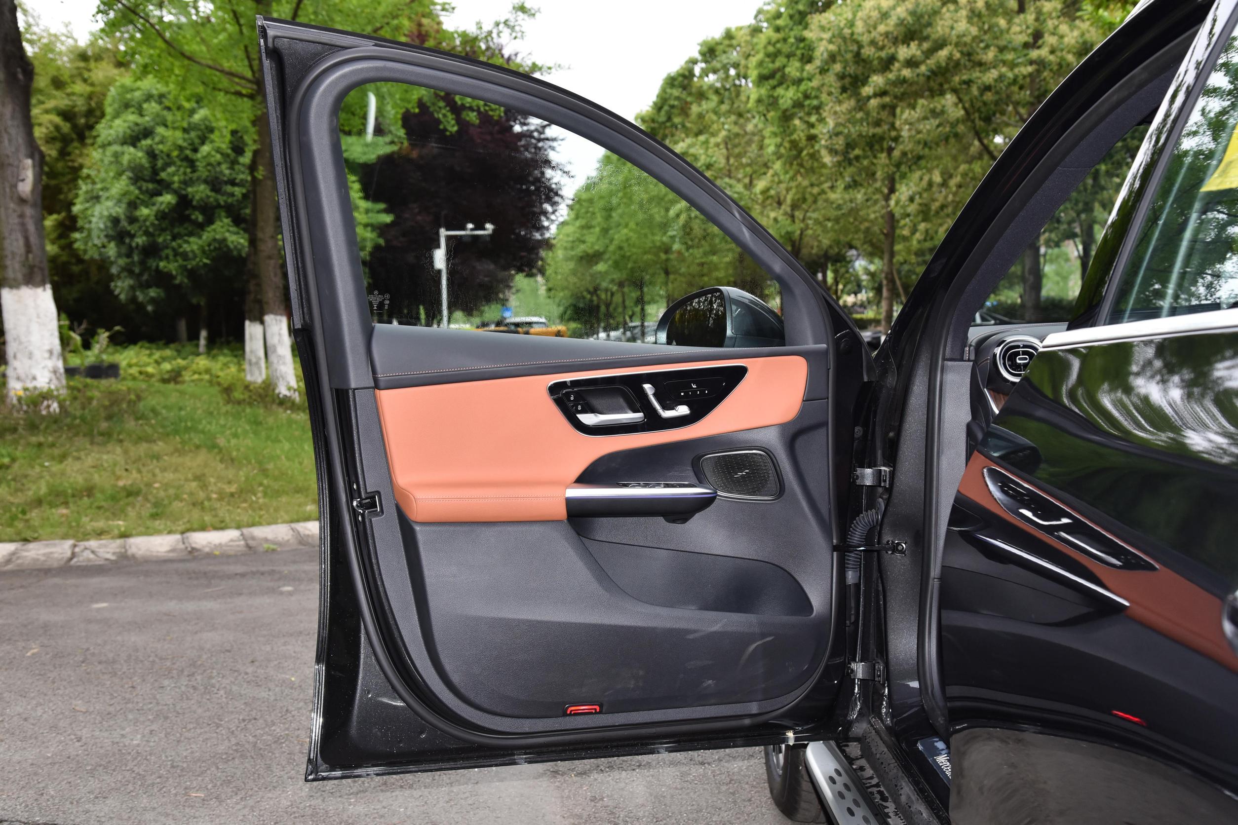 奔驰GLC 2023款 GLC 300 L 4MATIC 动感型 7座图片_奔驰_1/51张图片_汽车空间图库_懂车帝