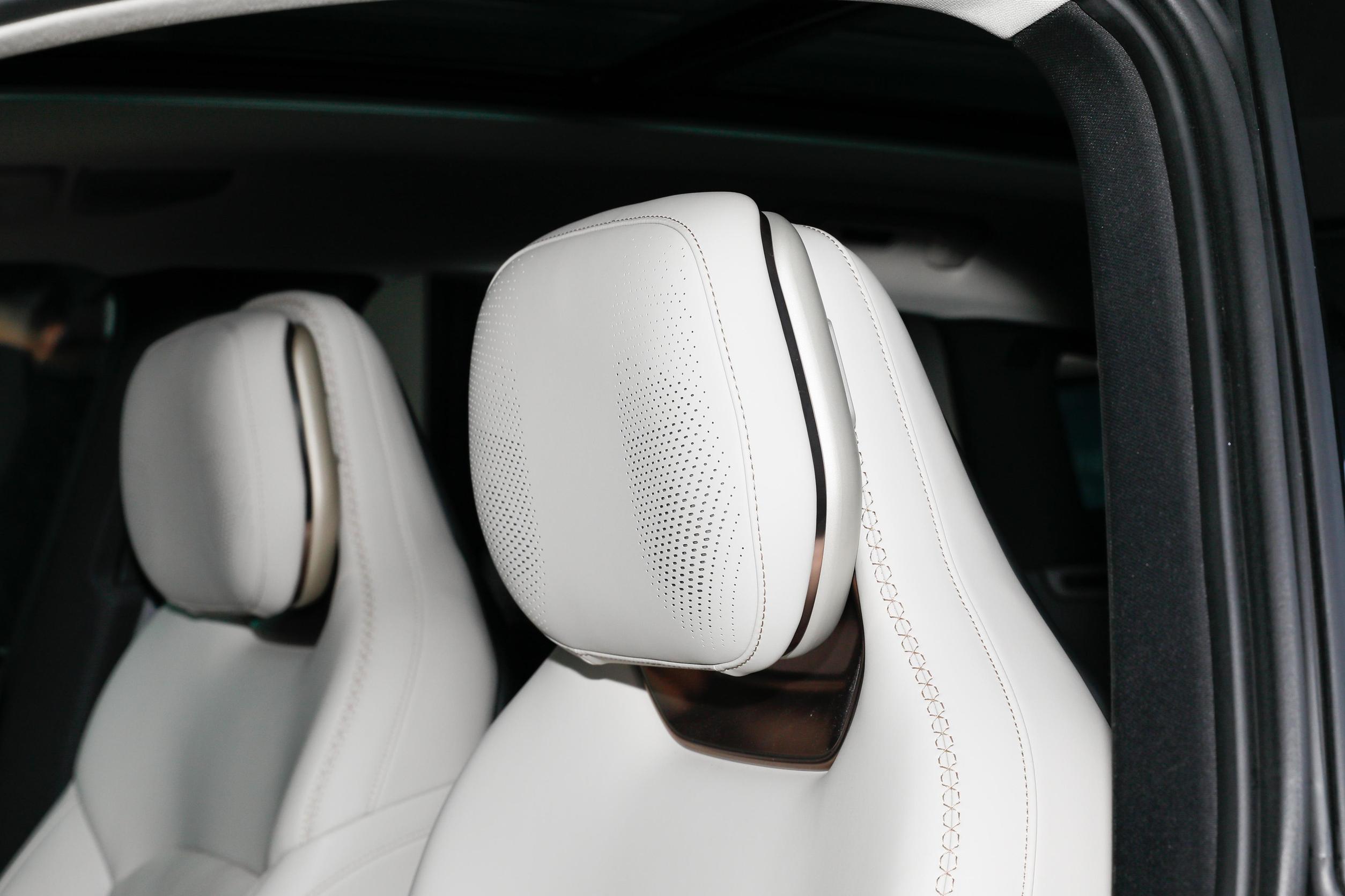 领克08 EM-P 2023款 245超长续航Halo图片_领克_41/53张图片_汽车空间图库_懂车帝