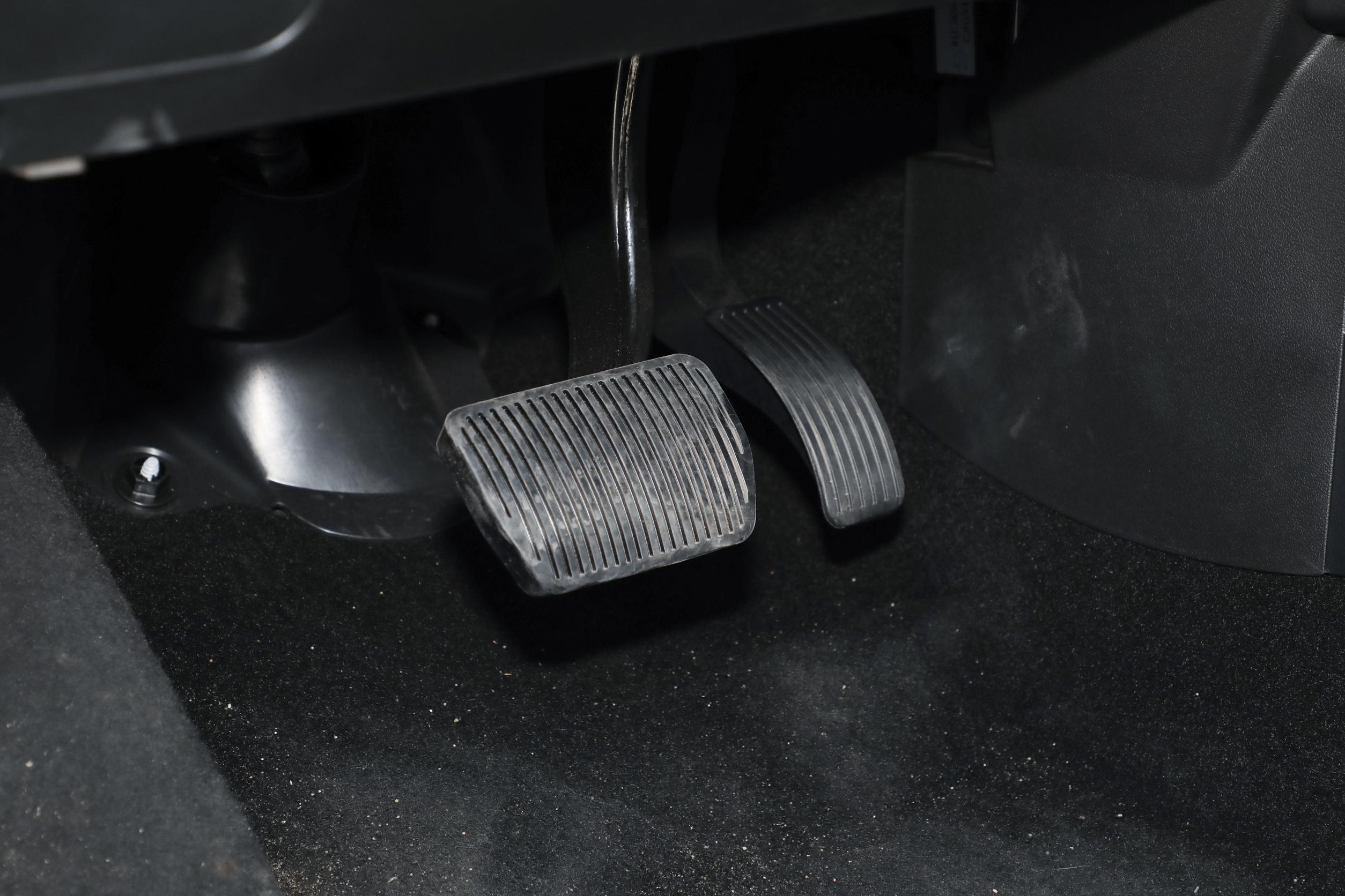 哈弗枭龙MAX 2023款 1.5L Hi4 105 四驱智能旗舰版图片_哈弗_5/190张图片_汽车空间图库_懂车帝