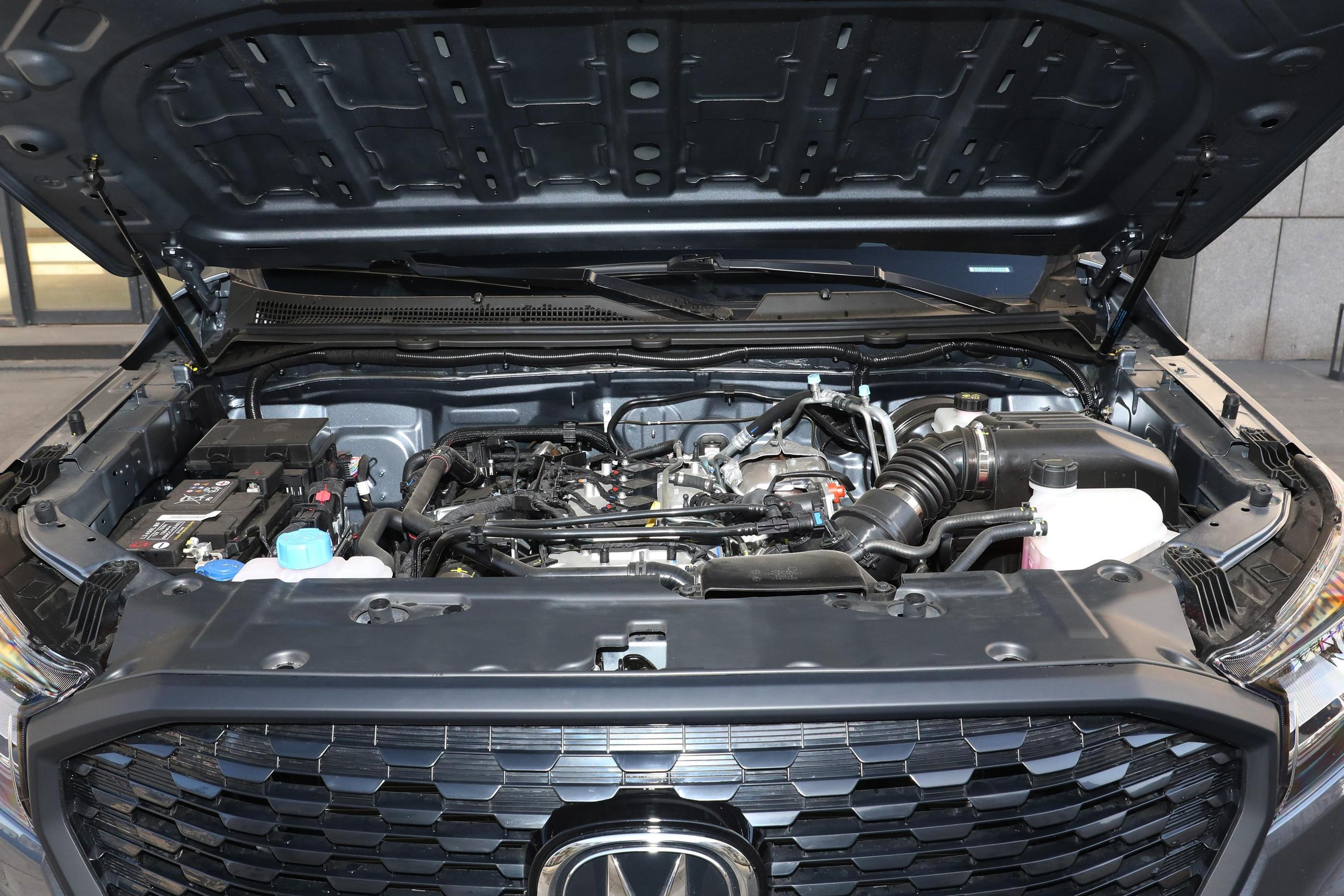 长安F70 2023款 F70蓝鲸版 2.0T汽油手动两驱长箱创富型图片_长安_2/57张图片_汽车外观图库_懂车帝