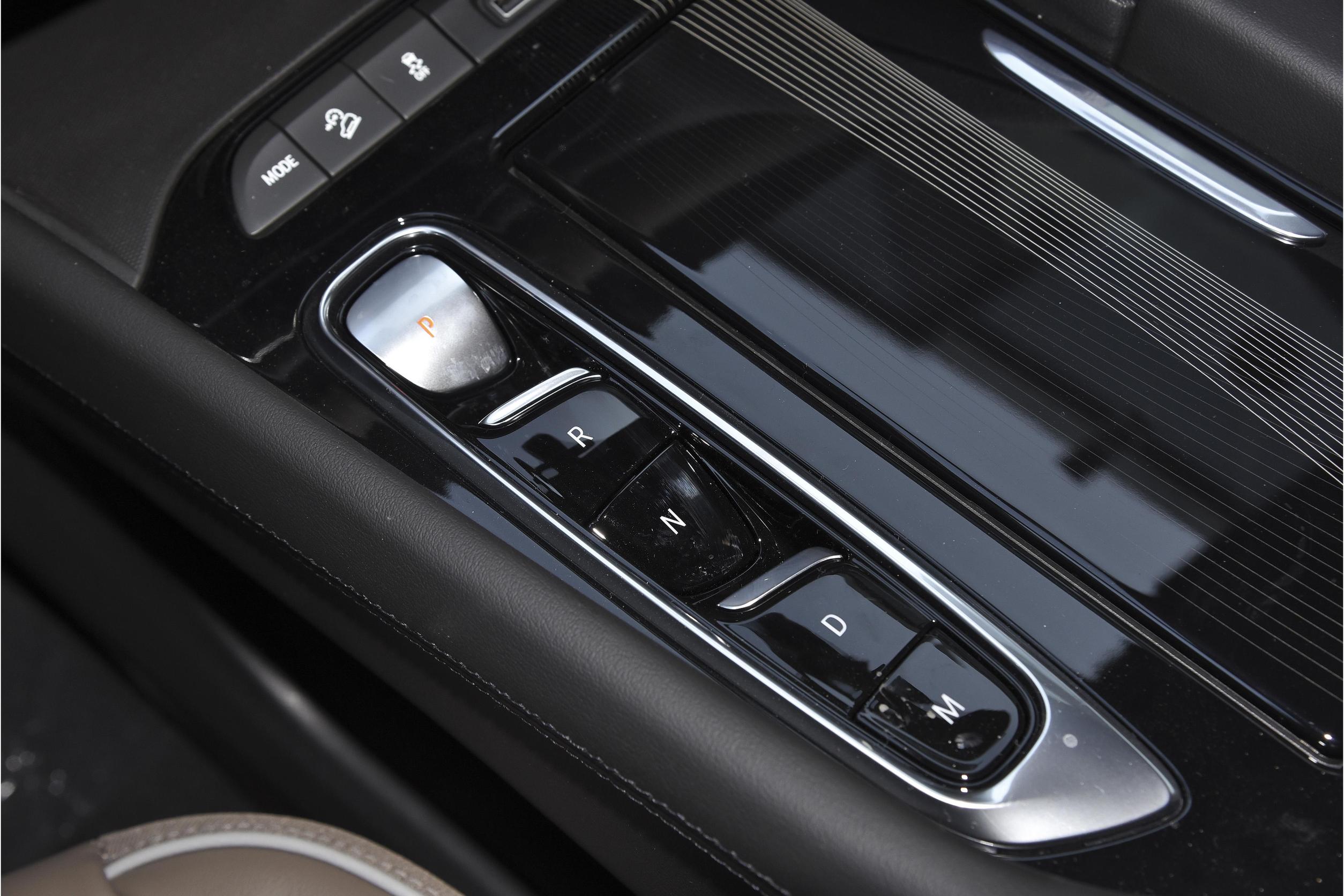 昂科旗 2022款 652T 四驱尊享旗舰型 七座图片_别克_3/71张图片_汽车内饰图库_懂车帝