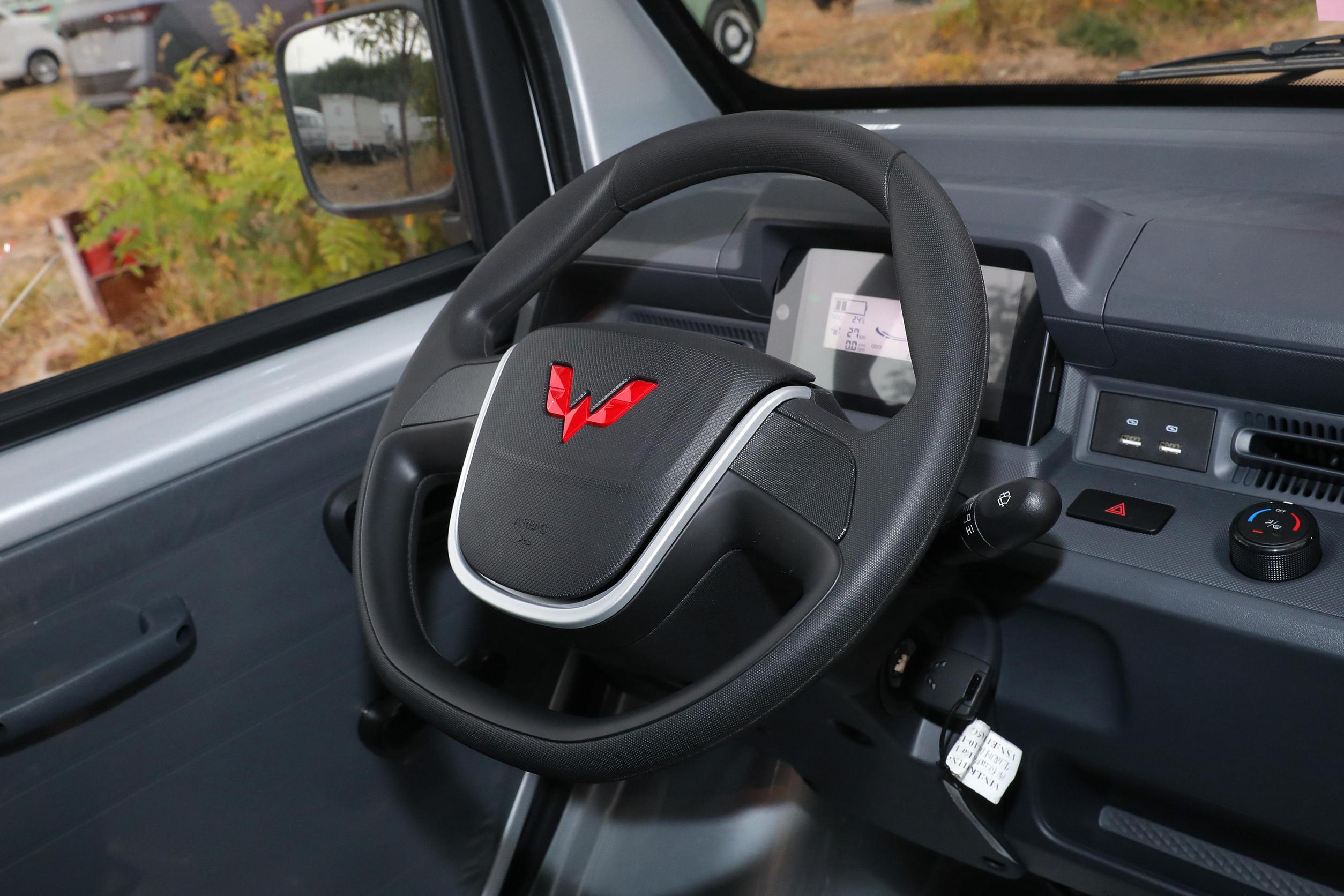 五菱E10 2023款 舒适型图片_五菱汽车_4/24张图片_汽车内饰图库_懂车帝