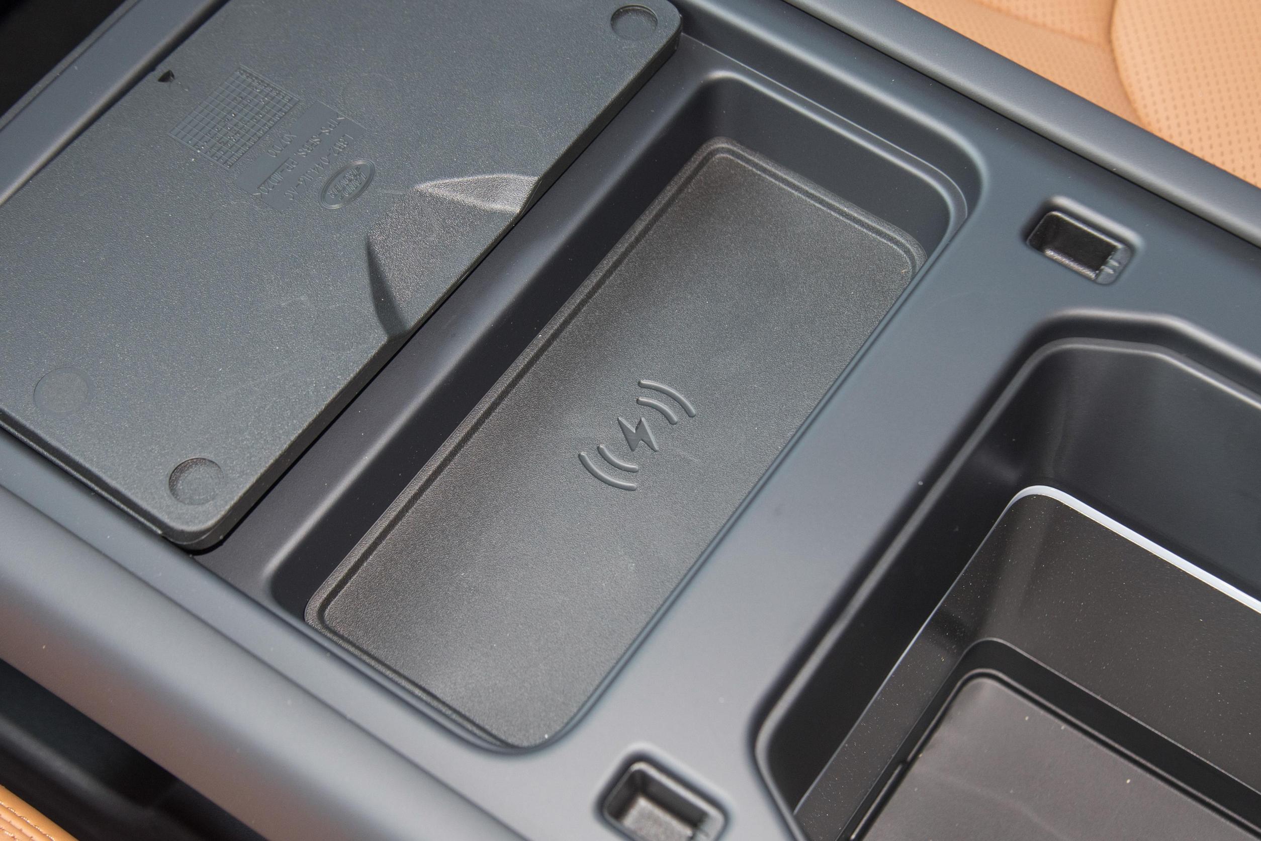 卫士 2024款 90 3.0T P400 HSE图片_路虎_8/35张图片_汽车内饰图库_懂车帝