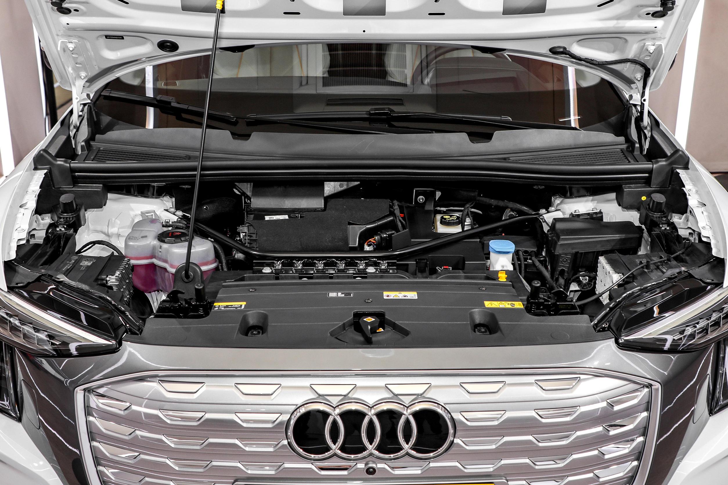 奥迪Q5 e-tron 2022款 50 e-tron quattro 荣耀型 锦衣套装图片_奥迪_94/99张图片_汽车外观图库_懂车帝