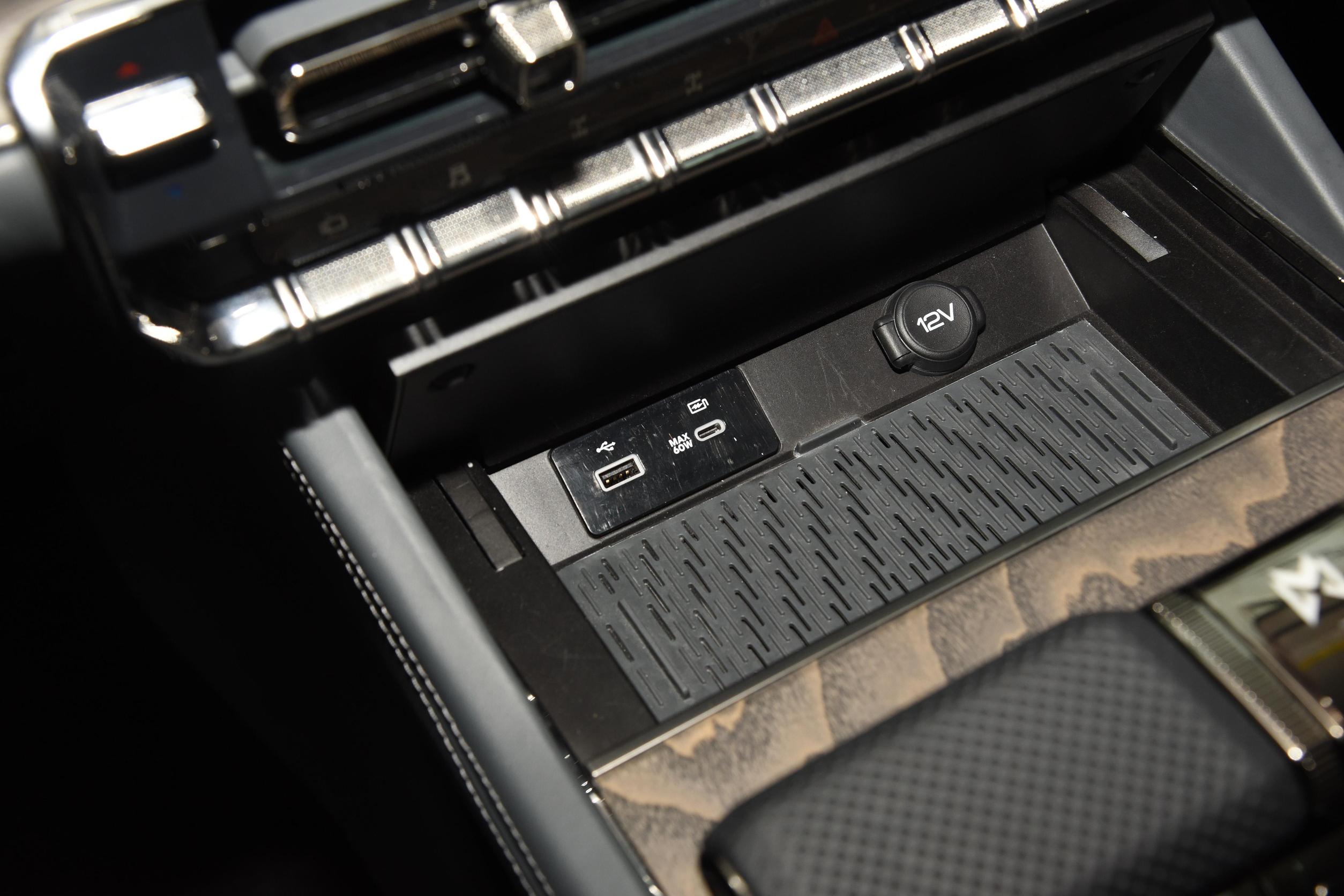 猛士917 2023款 创始增程版图片_猛士_2/32张图片_汽车内饰图库_懂车帝