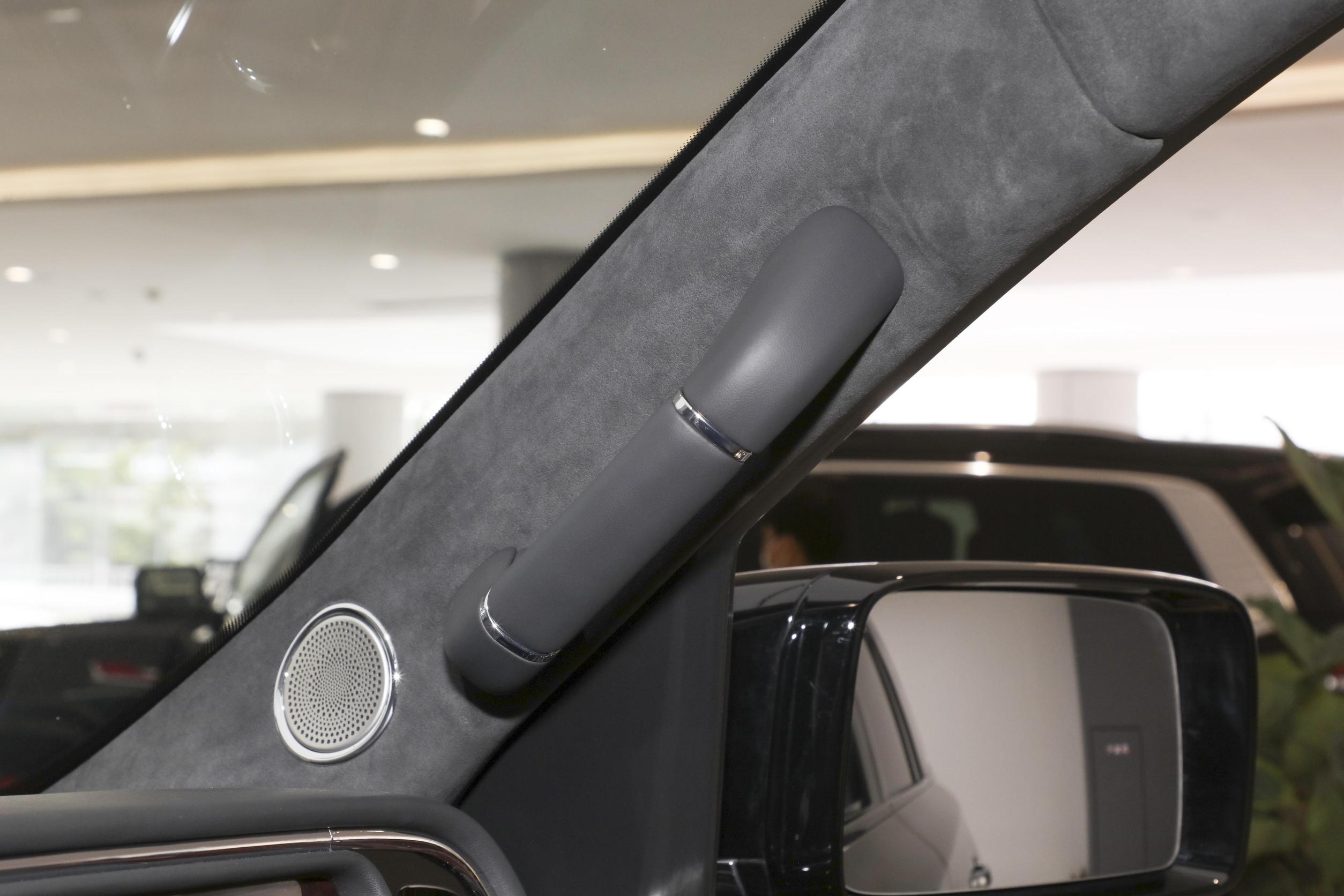 红旗LS7 2022款 4.0T 6座典雅旗航版图片_红旗_35/62张图片_汽车空间图库_懂车帝