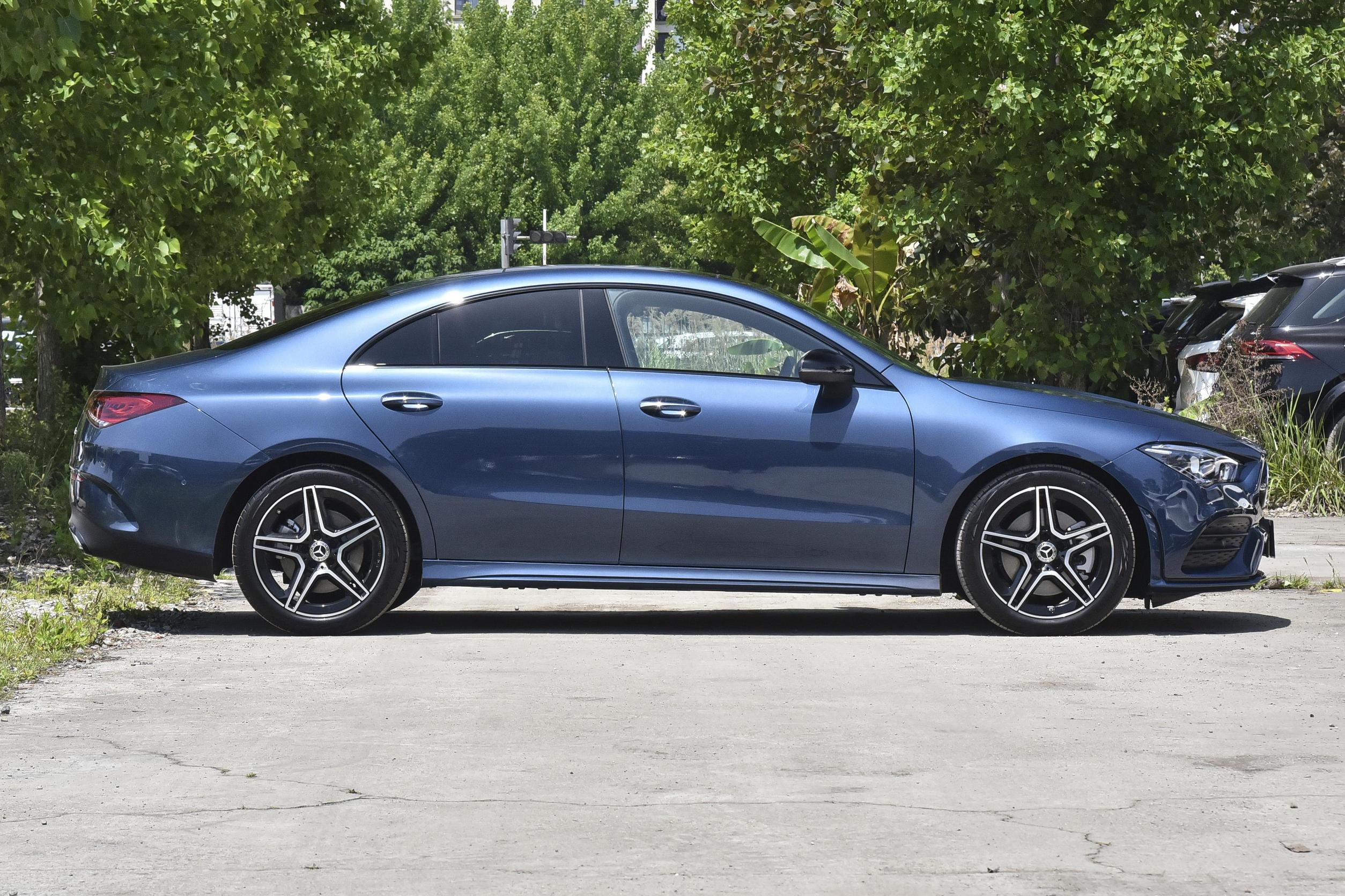 奔驰CLA 2023款 CLA 260 4MATIC 四门轿跑车图片_奔驰_2/57张图片_汽车外观图库_懂车帝