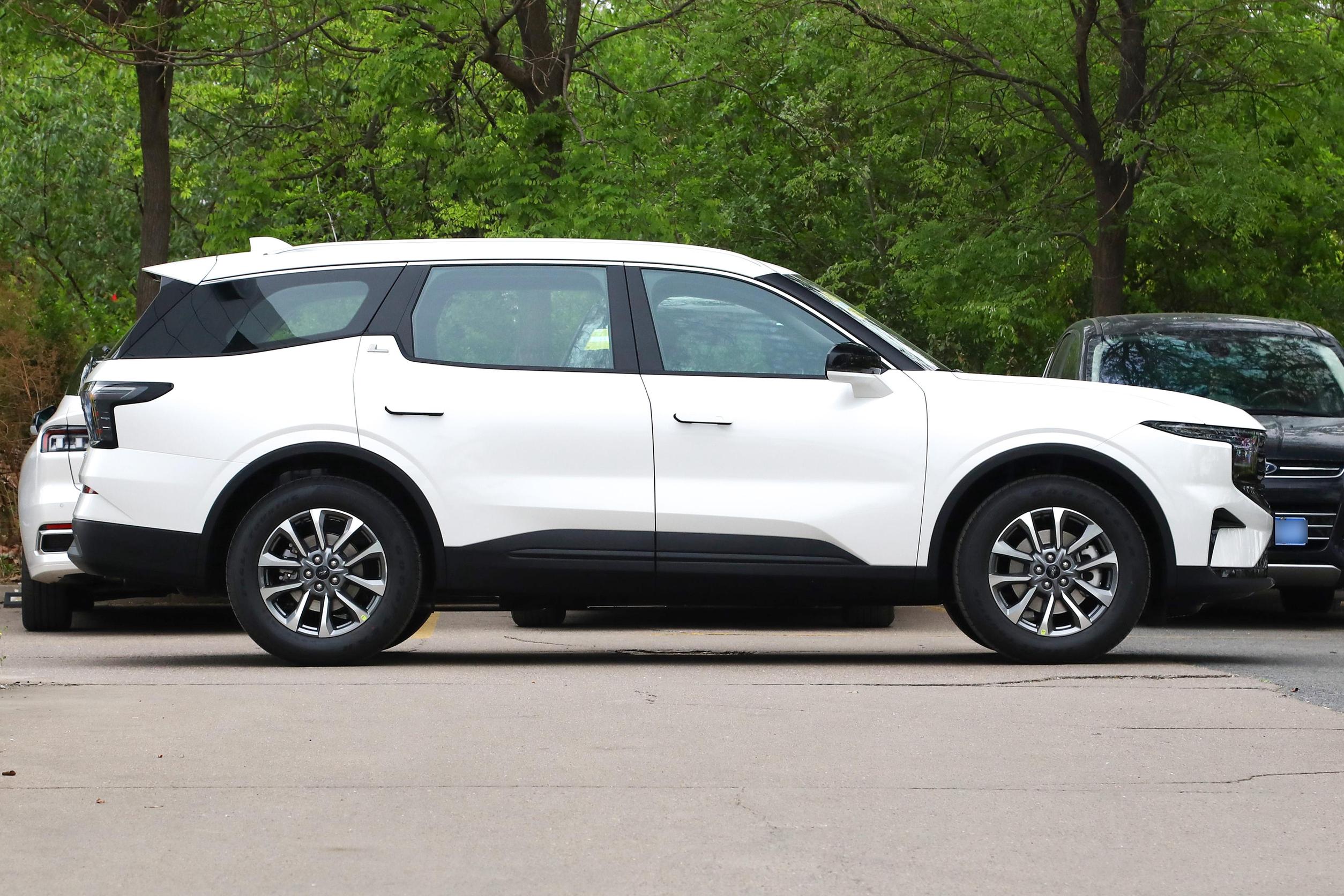 锐界 2023款 锐界L 2.0T EcoBoost E-混动两驱七座豪华型图片_福特_1/58张图片_汽车外观图库_懂车帝