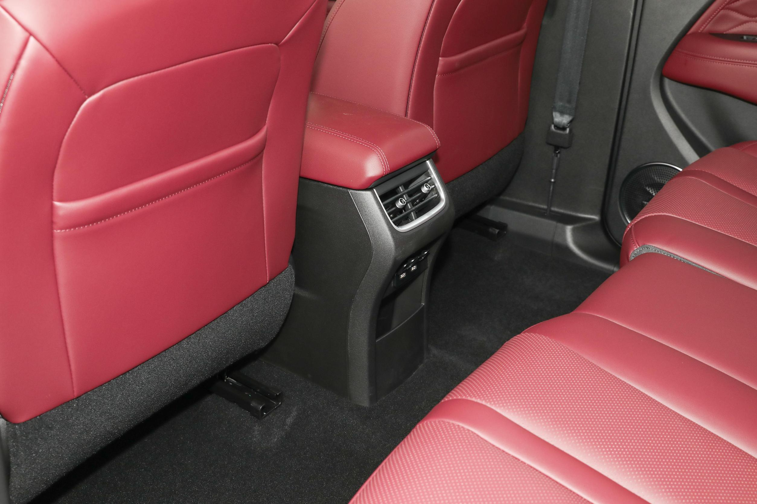 坦克300 2024款 330 3.0T V6图片_坦克_50/57张图片_汽车空间图库_懂车帝