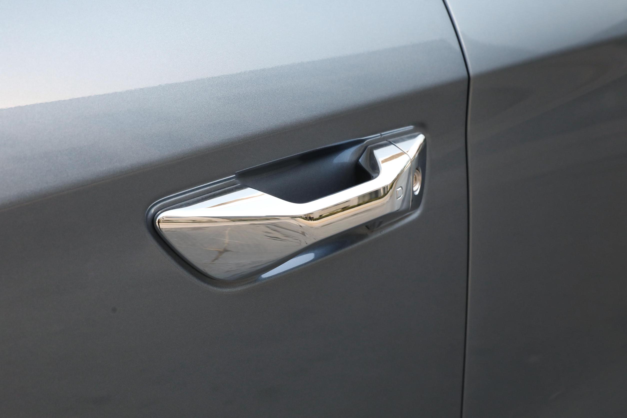 长安F70 2023款 F70蓝鲸版 2.0T汽油手动两驱长箱创富型图片_长安_2/57张图片_汽车外观图库_懂车帝