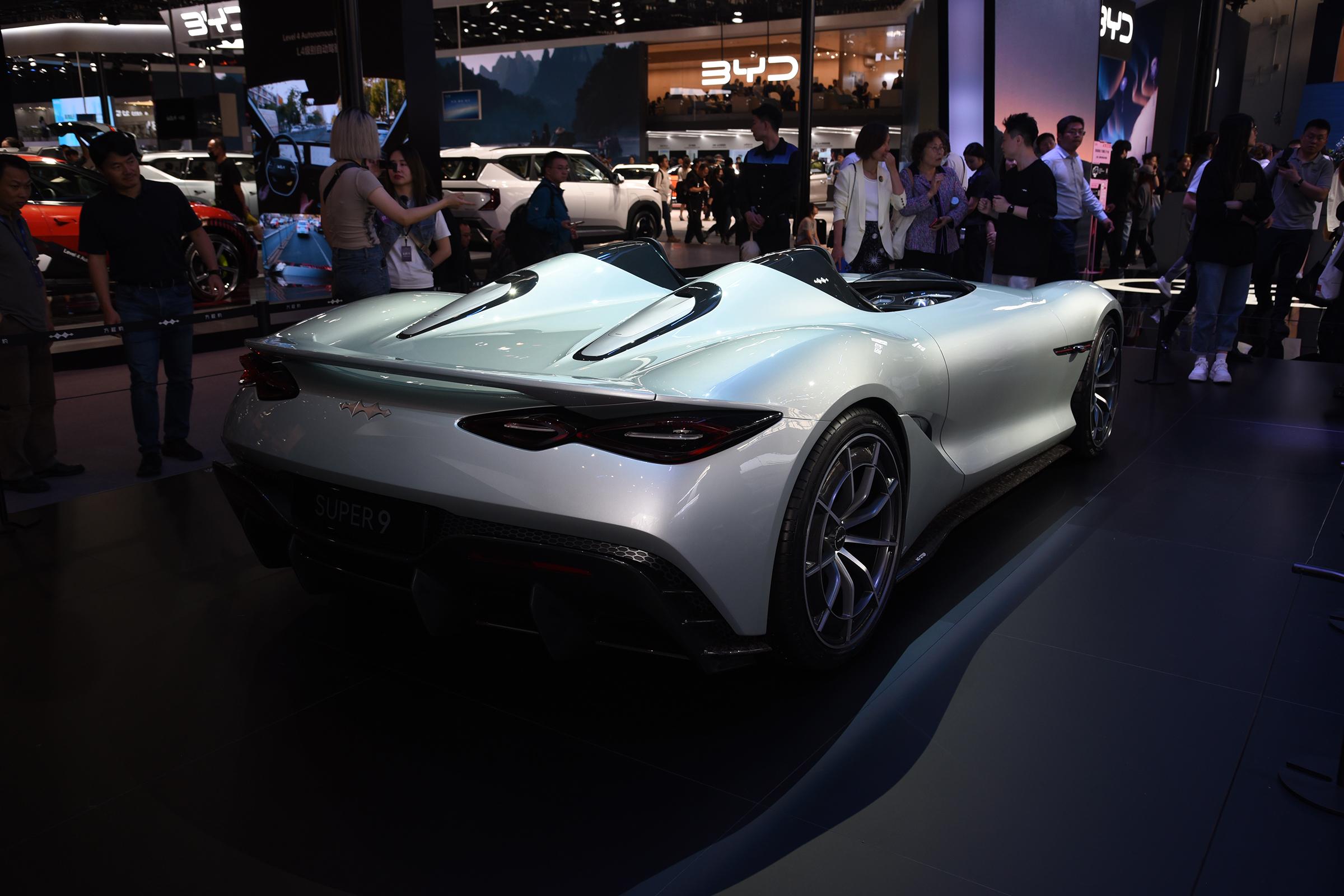 SUPER 9 2024款 基本型图片_方程豹_22/28张图片_汽车车展图库_懂车帝