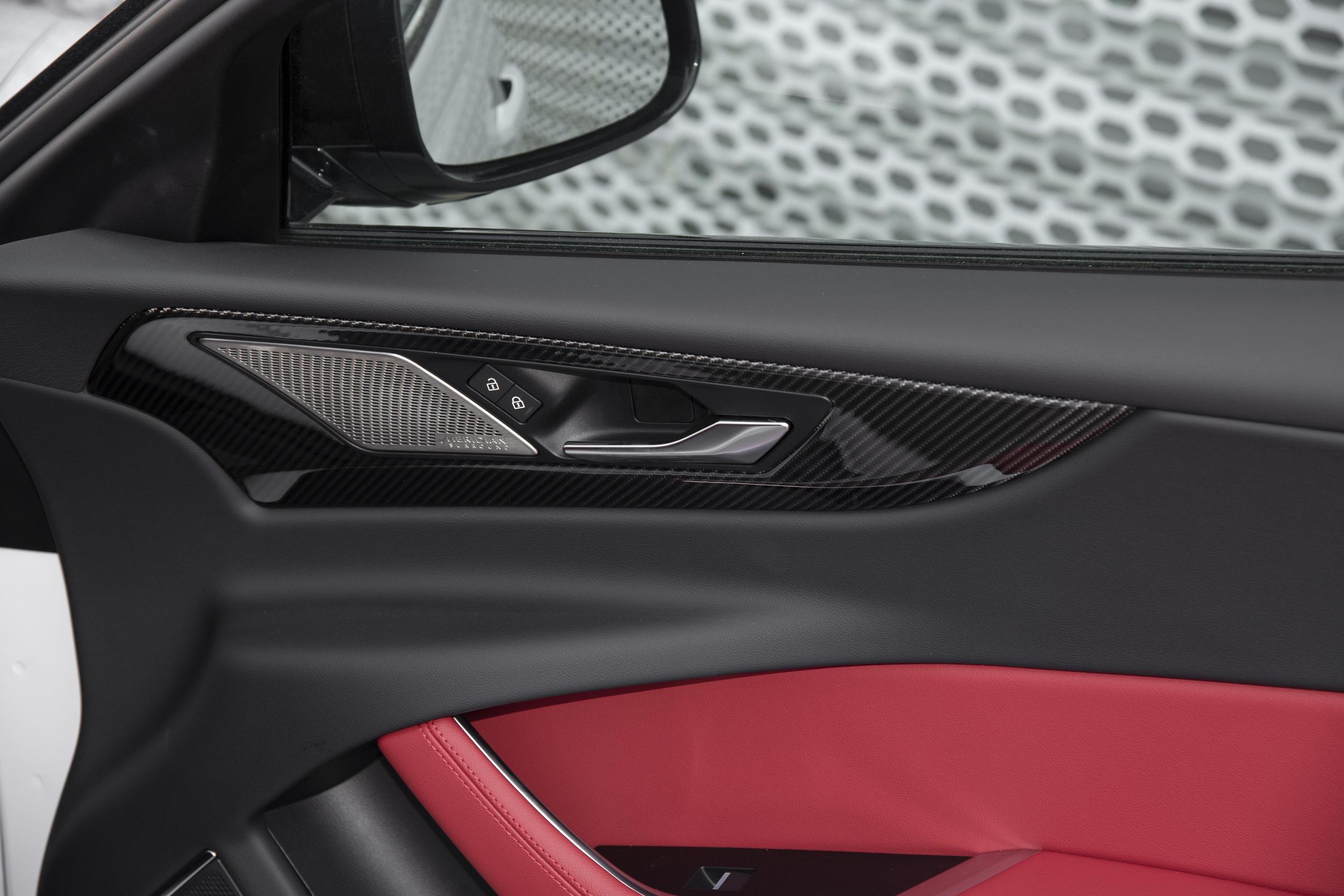 捷豹XEL 2024款 2.0T 250PS R-DYNAMIC S耀黑运动版图片_捷豹_34/57张图片_汽车空间图库_懂车帝