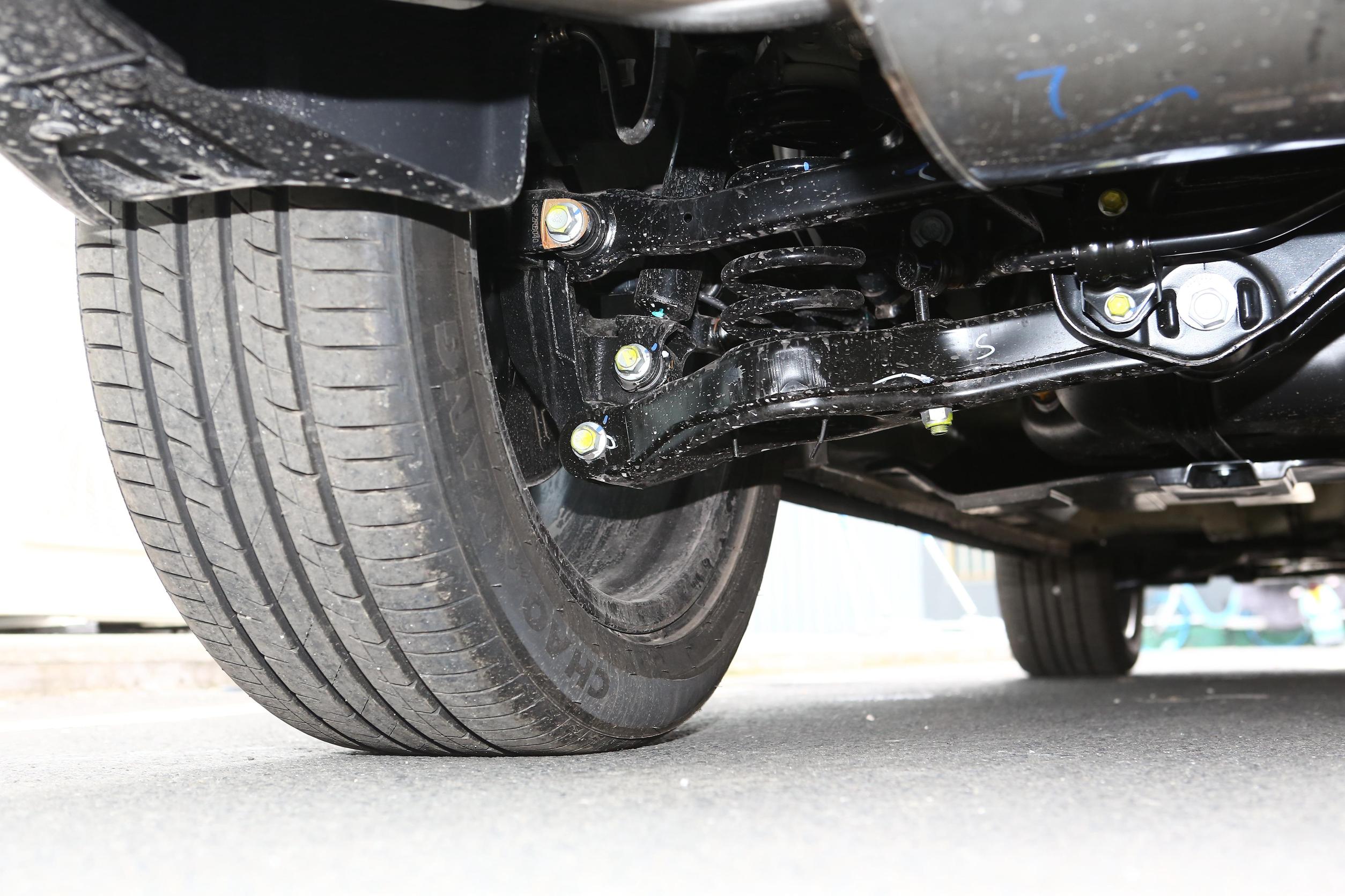 长安欧尚Z6 2023款 蓝鲸 2.0T 自动智行型图片_长安欧尚_1/112张图片_汽车外观图库_懂车帝