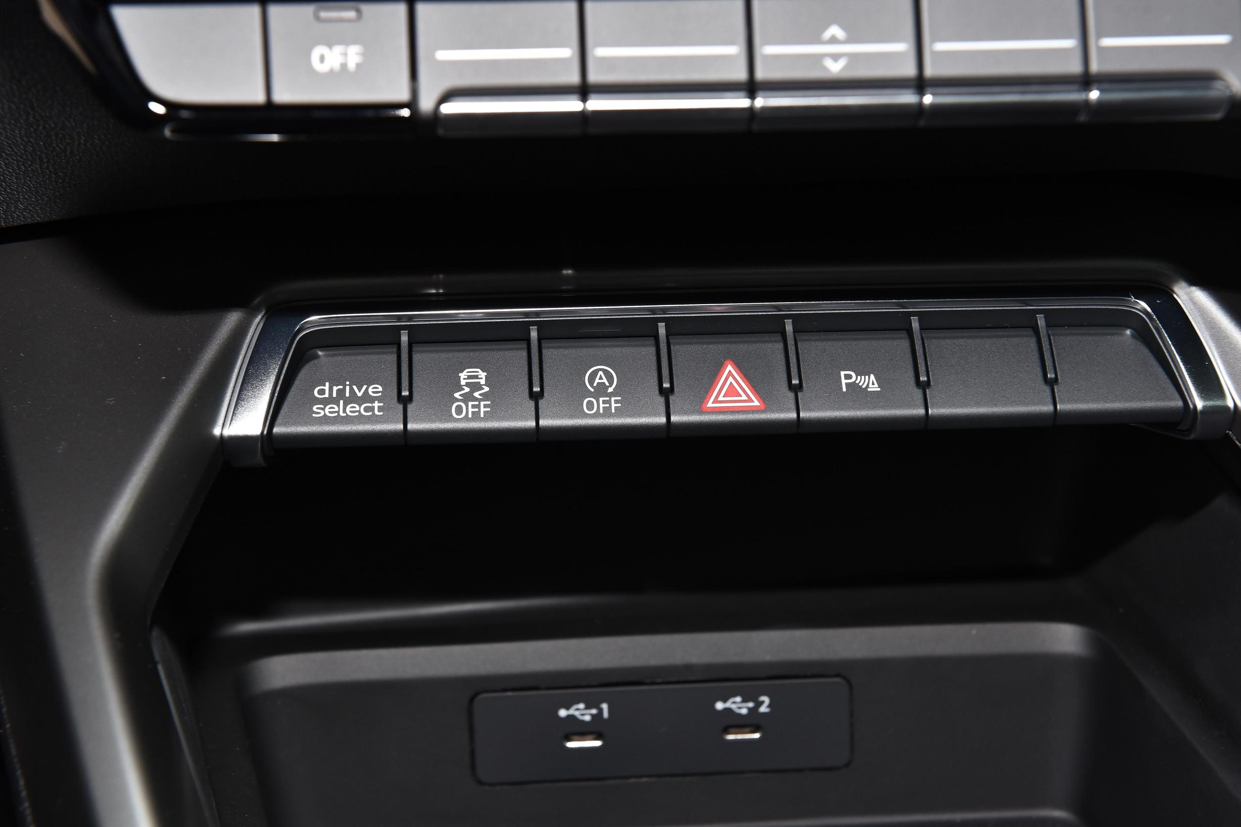 奥迪A3 2024款 A3L Limousine 35 TFSI 豪华运动型图片_奥迪_17/50张图片_汽车内饰图库_懂车帝