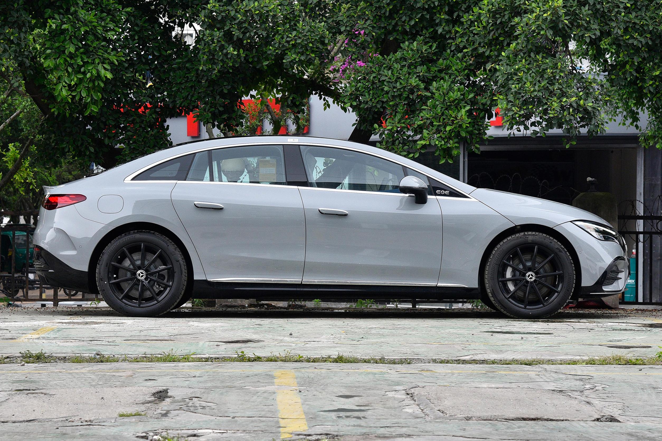 奔驰EQE 2022款 EQE 350 先锋版图片_奔驰_3/243张图片_汽车外观图库_懂车帝