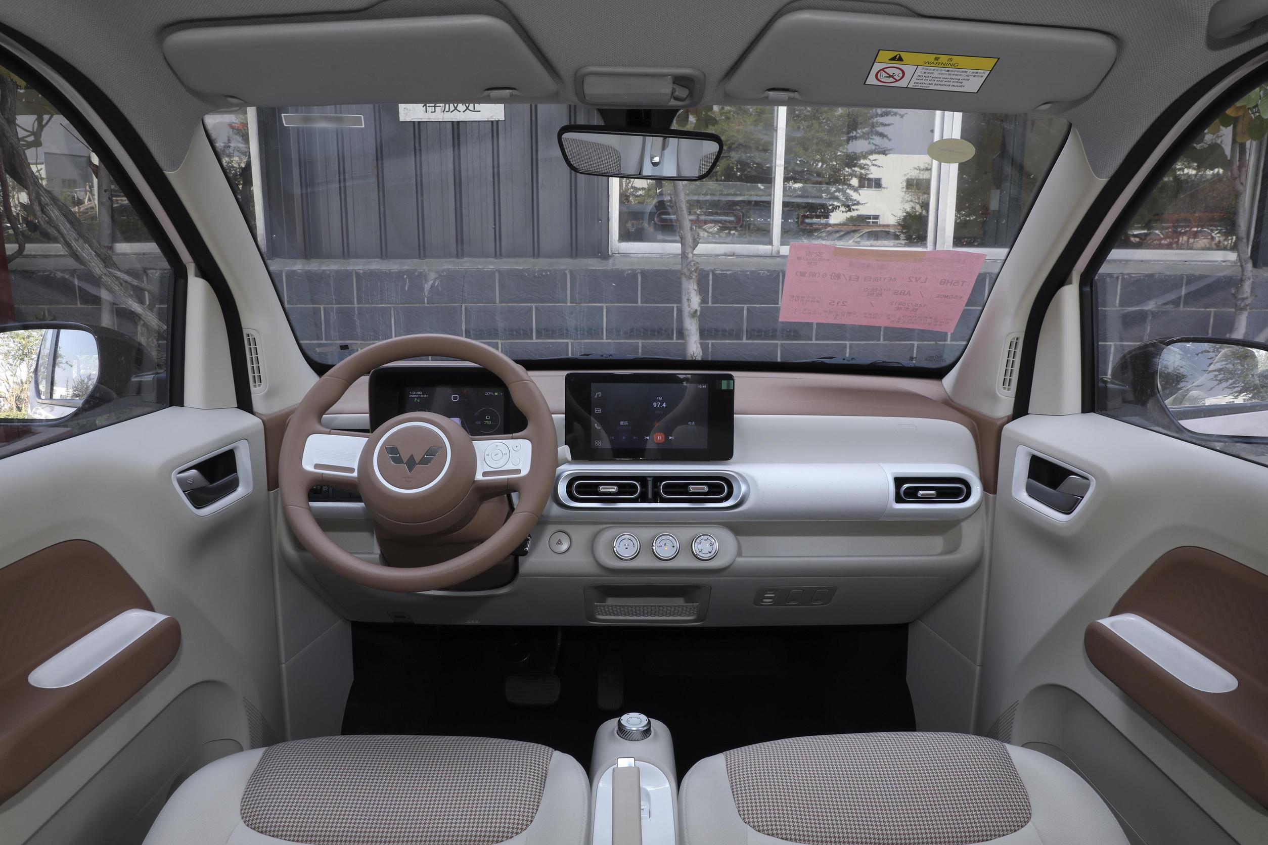 五菱宏光MINIEV 2024款 马卡龙215km 磷酸铁锂图片_五菱汽车_37/101张图片_汽车内饰图库_懂车帝