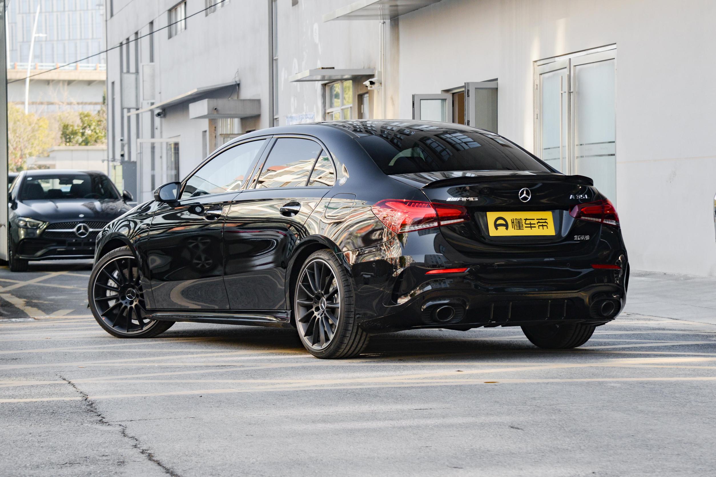 奔驰A级AMG 2023款 AMG A 35 L 4MATIC图片_奔驰_4/151张图片_汽车外观图库_懂车帝