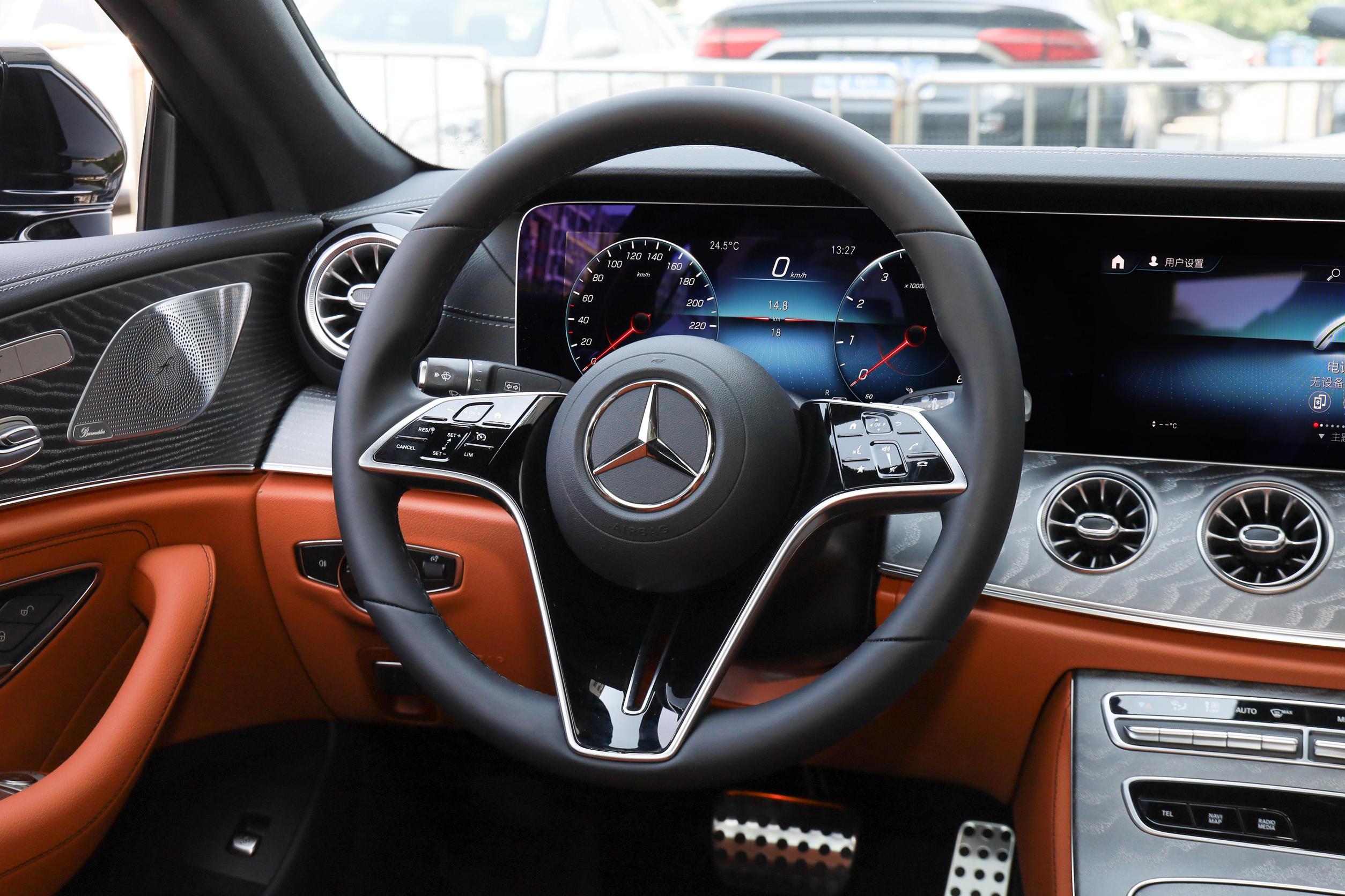 奔驰CLS 2023款 改款 CLS 300 豪华型图片_奔驰_2/63张图片_汽车内饰图库_懂车帝