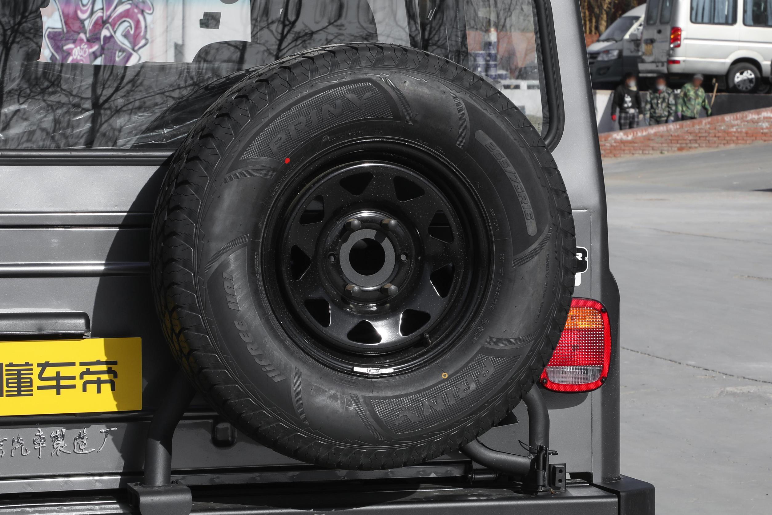 212 2023款 狙击手 2.4T 手动加强版图片_北汽制造_62/213张图片_汽车外观图库_懂车帝