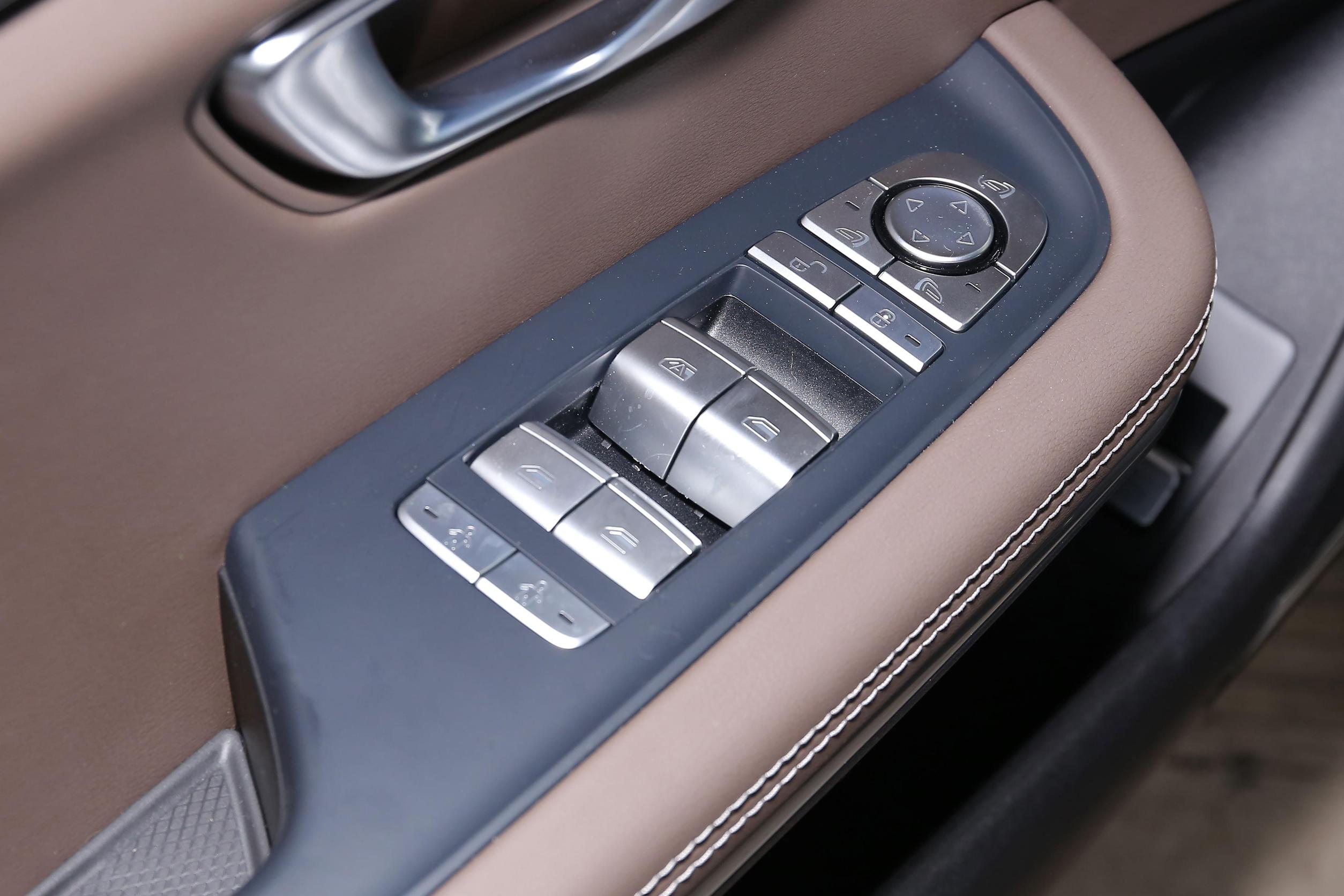 比亚迪e9 2022款 商务版图片_比亚迪_2/42张图片_汽车空间图库_懂车帝