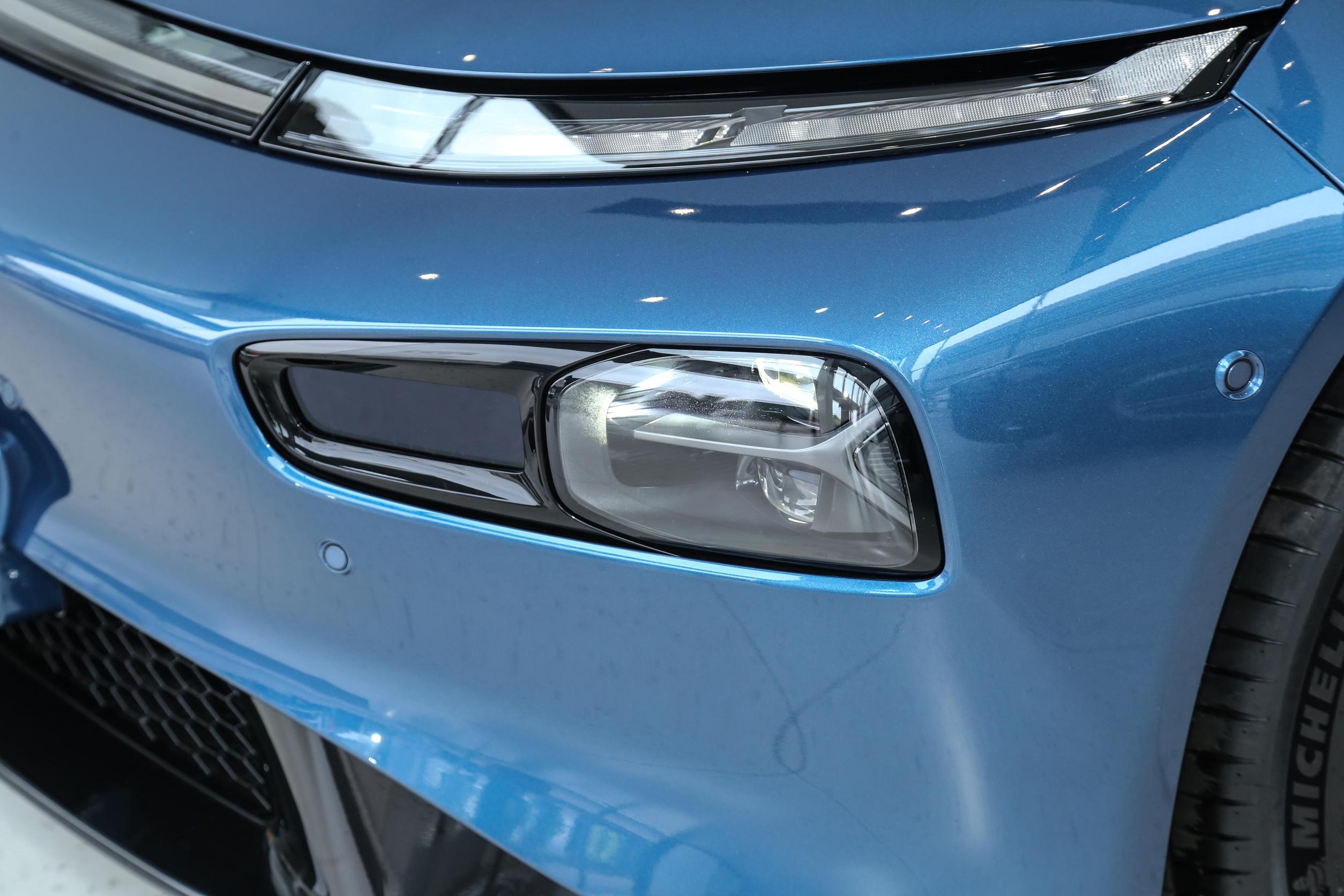 小鹏P7 2024款 P7i 702 Max鹏翼版图片_小鹏汽车_5/153张图片_汽车外观图库_懂车帝