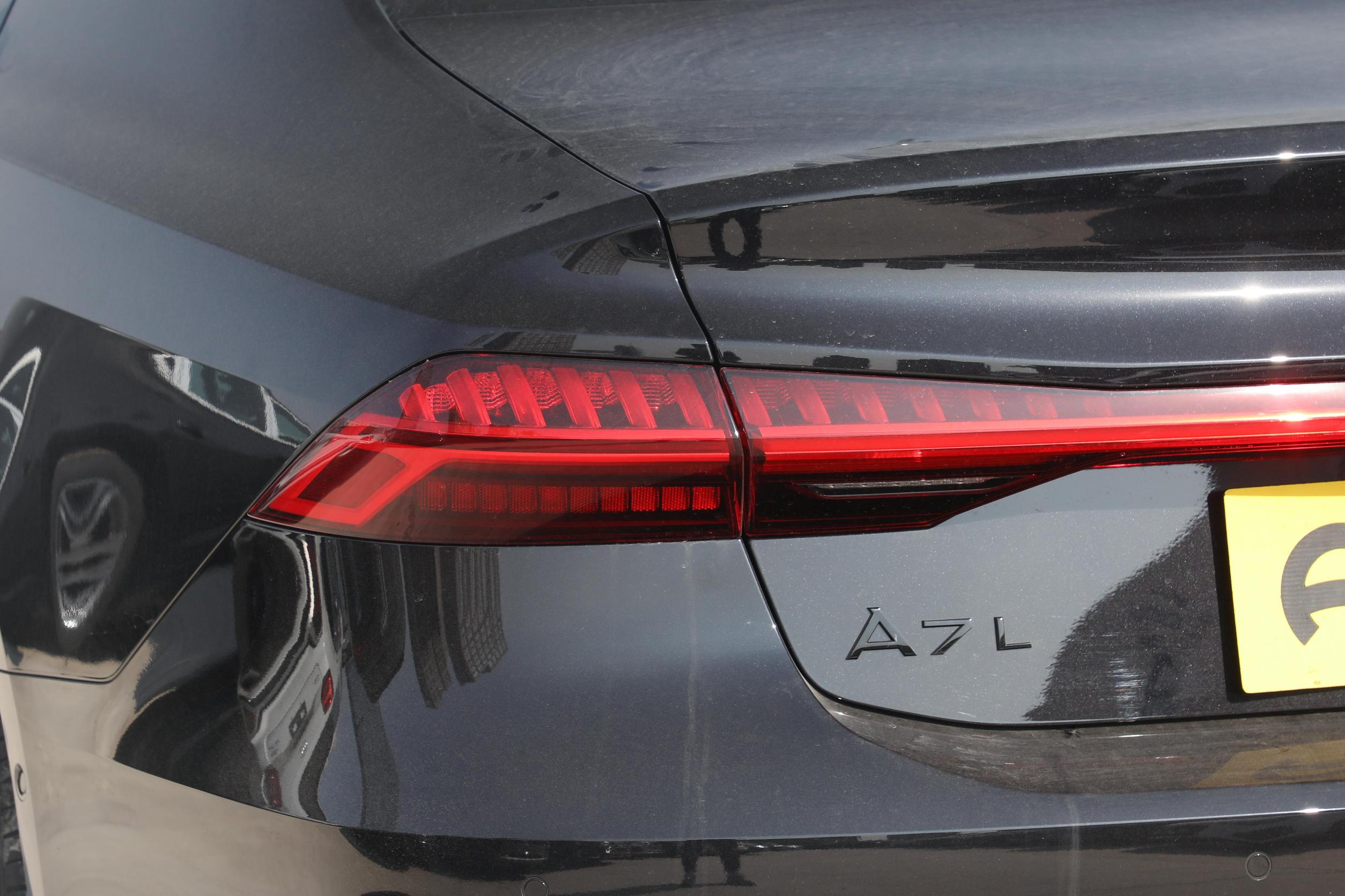 奥迪A7L 2024款 45 TFSI quattro 黑武士版图片_奥迪_51/59张图片_汽车外观图库_懂车帝