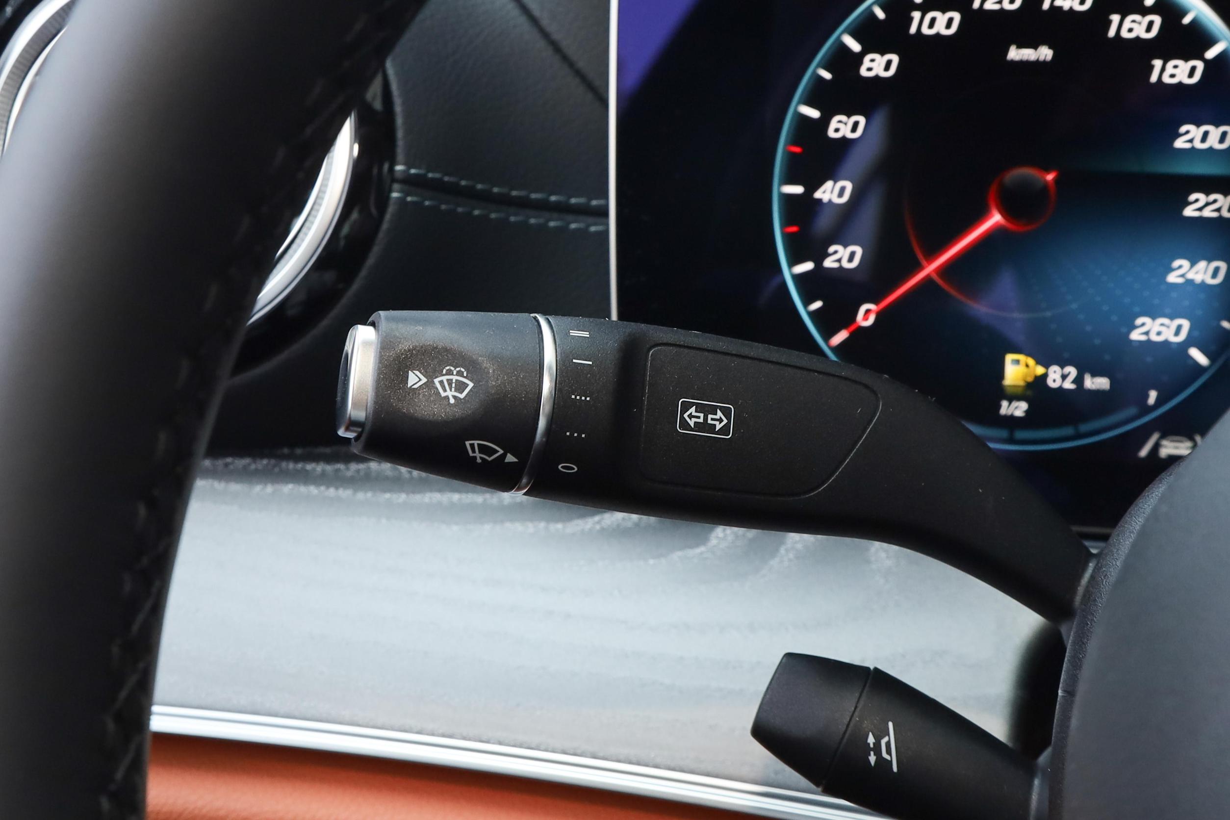 奔驰CLS 2023款 改款 CLS 300 豪华型图片_奔驰_3/63张图片_汽车内饰图库_懂车帝